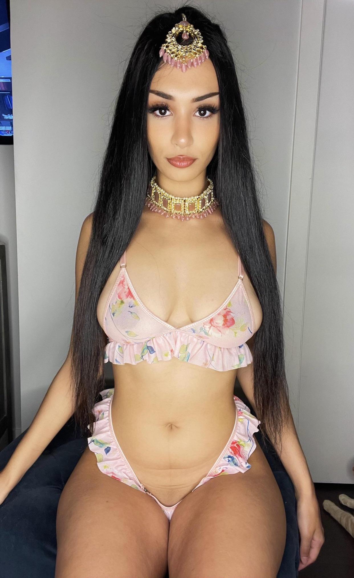 Exotic Indian whore | Scrolller