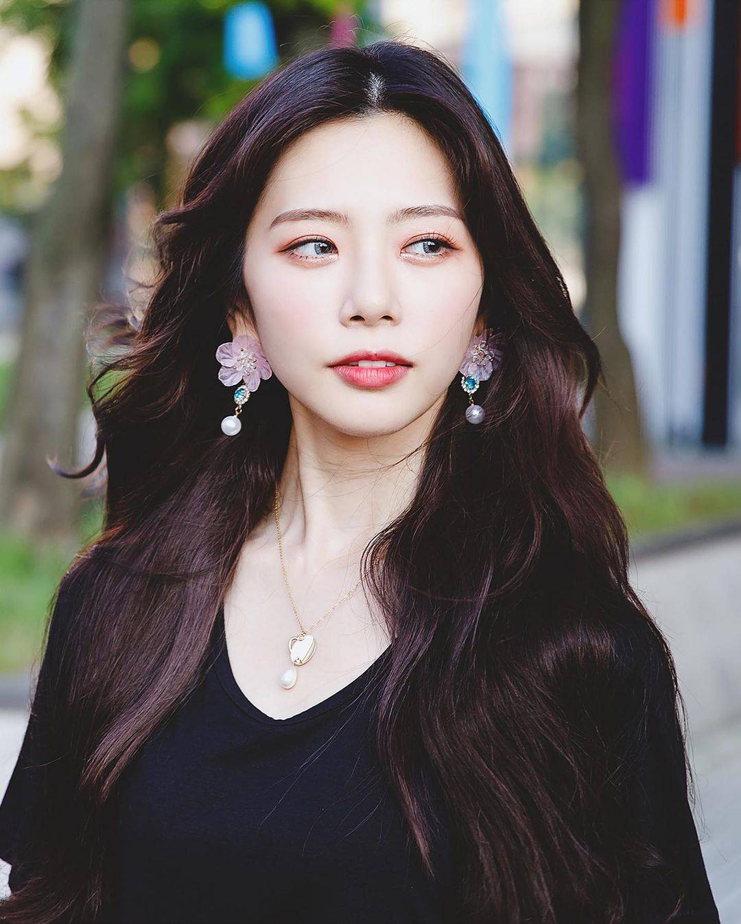 Expensive date | Scrolller