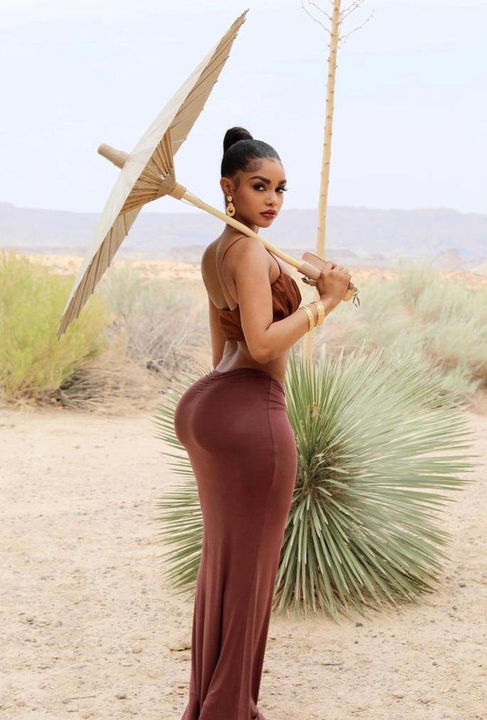 Exquisite | Scrolller