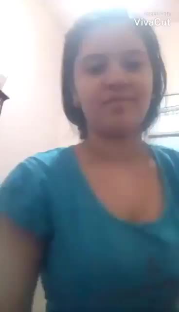 🔥🥰 Extremely Cute Big Boobie Desi GF Finally Decided to do a Striptease ...