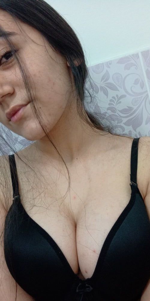 Extremely Cute Desi New Wed Girl Full Collection ️ ️ ️ Link in Comments 🔥🔥🔥 | Scrolller