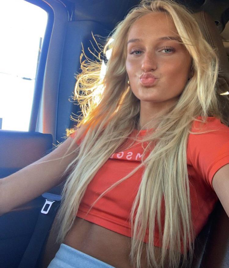 Extremely Sexy ! | Scrolller