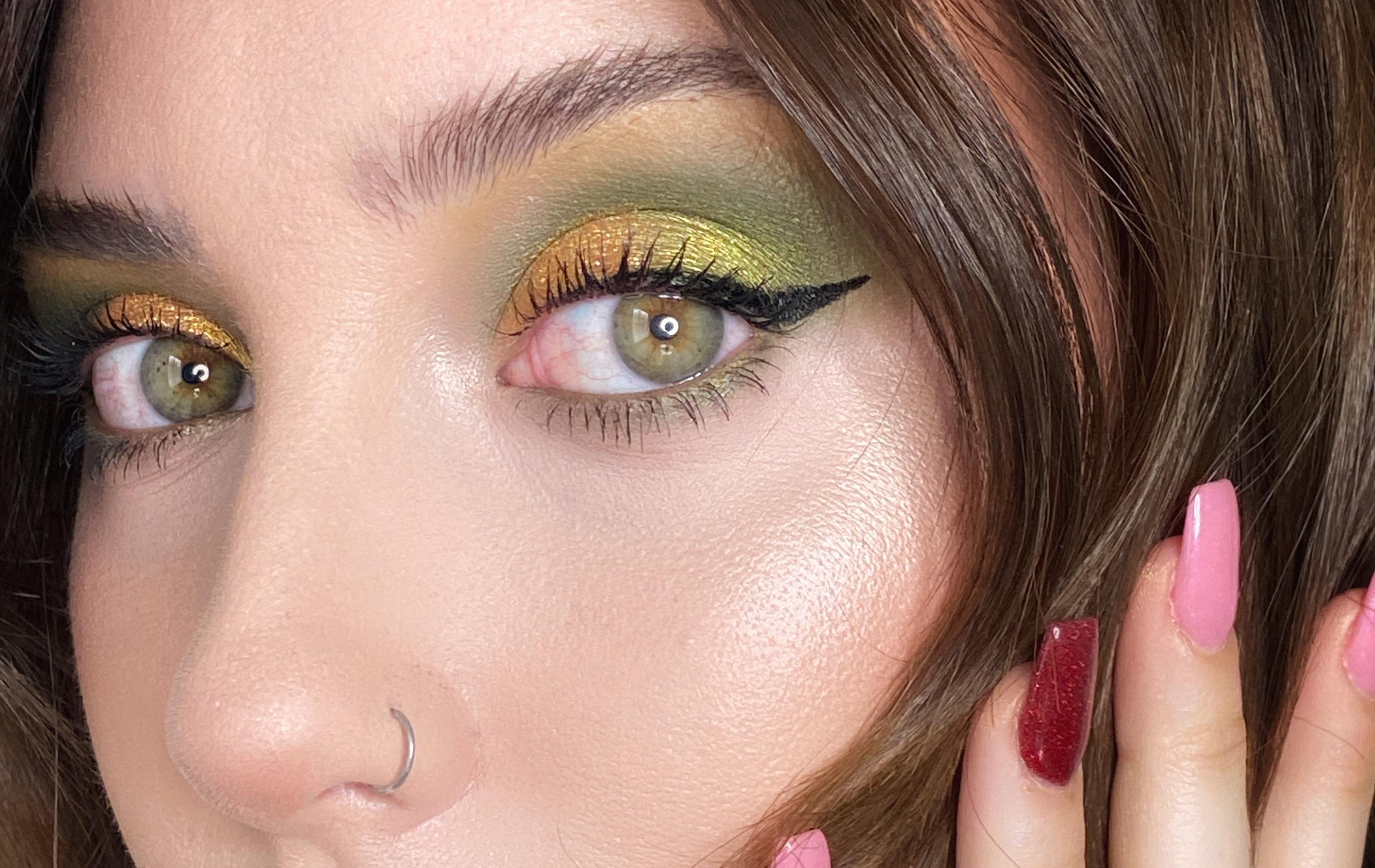 eyeshadow colors that match my eyes 💚 | Scrolller