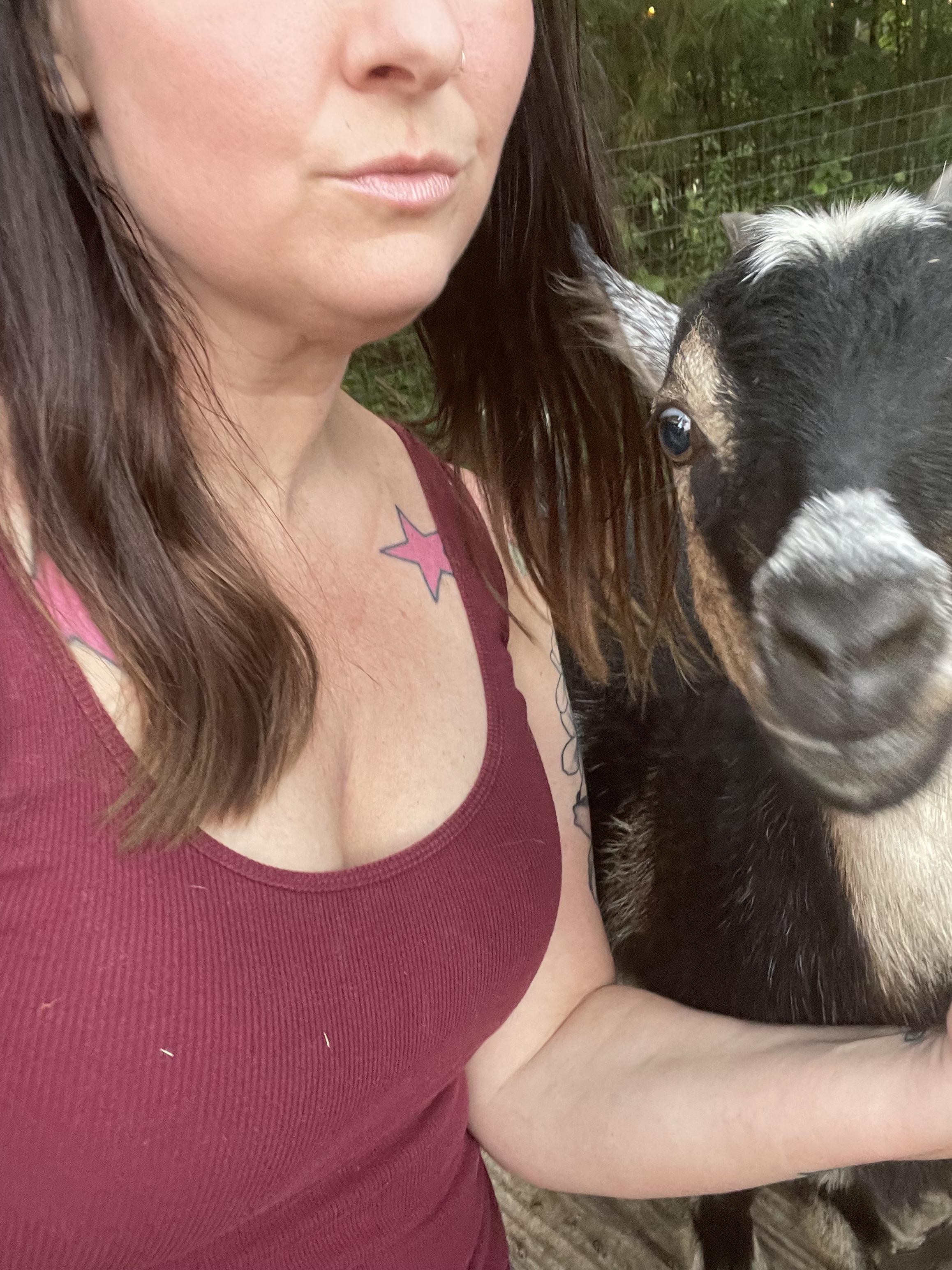 Happy hump day | Scrolller