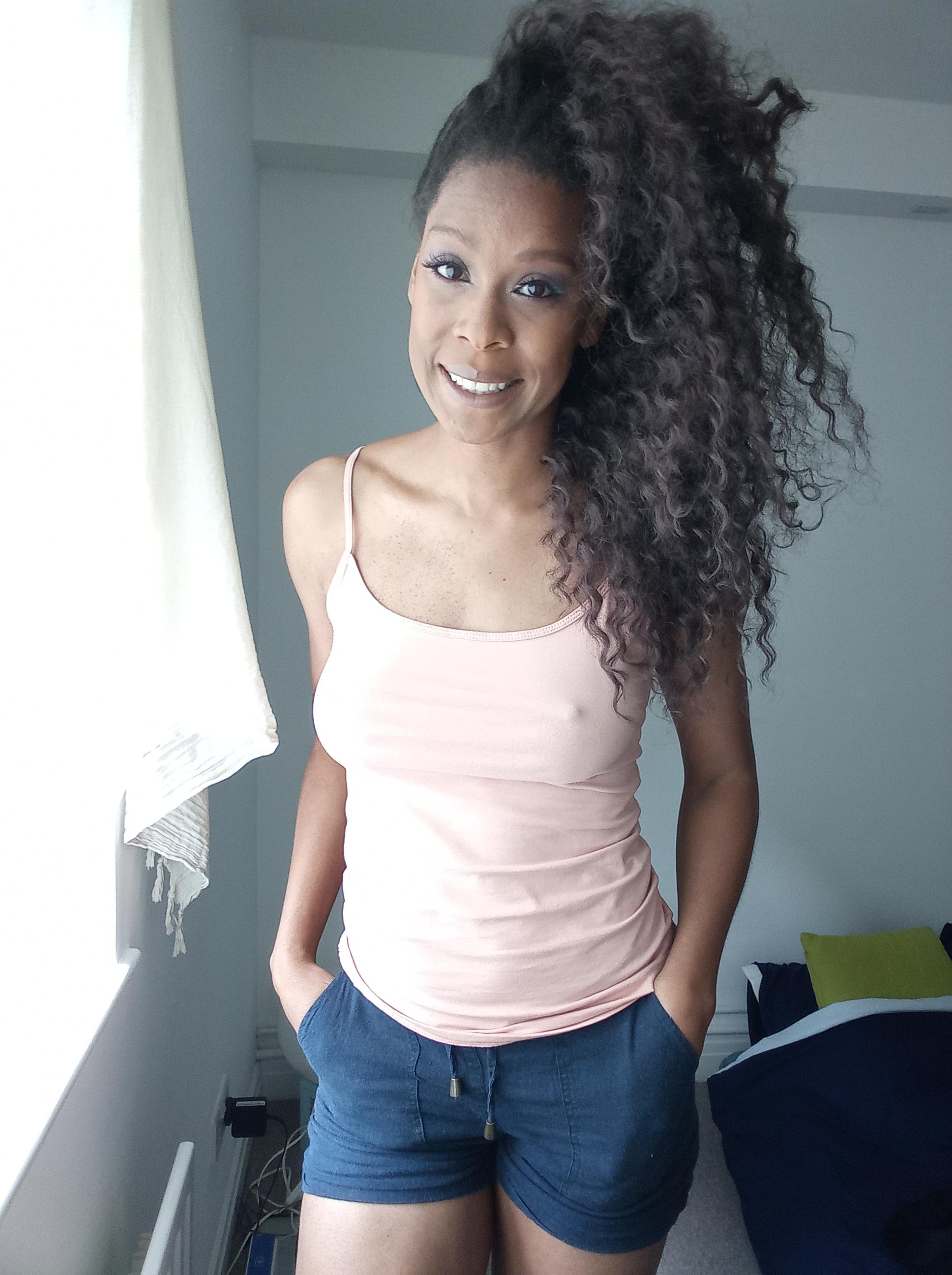 [F] Smiles are catching you know :) | Scrolller