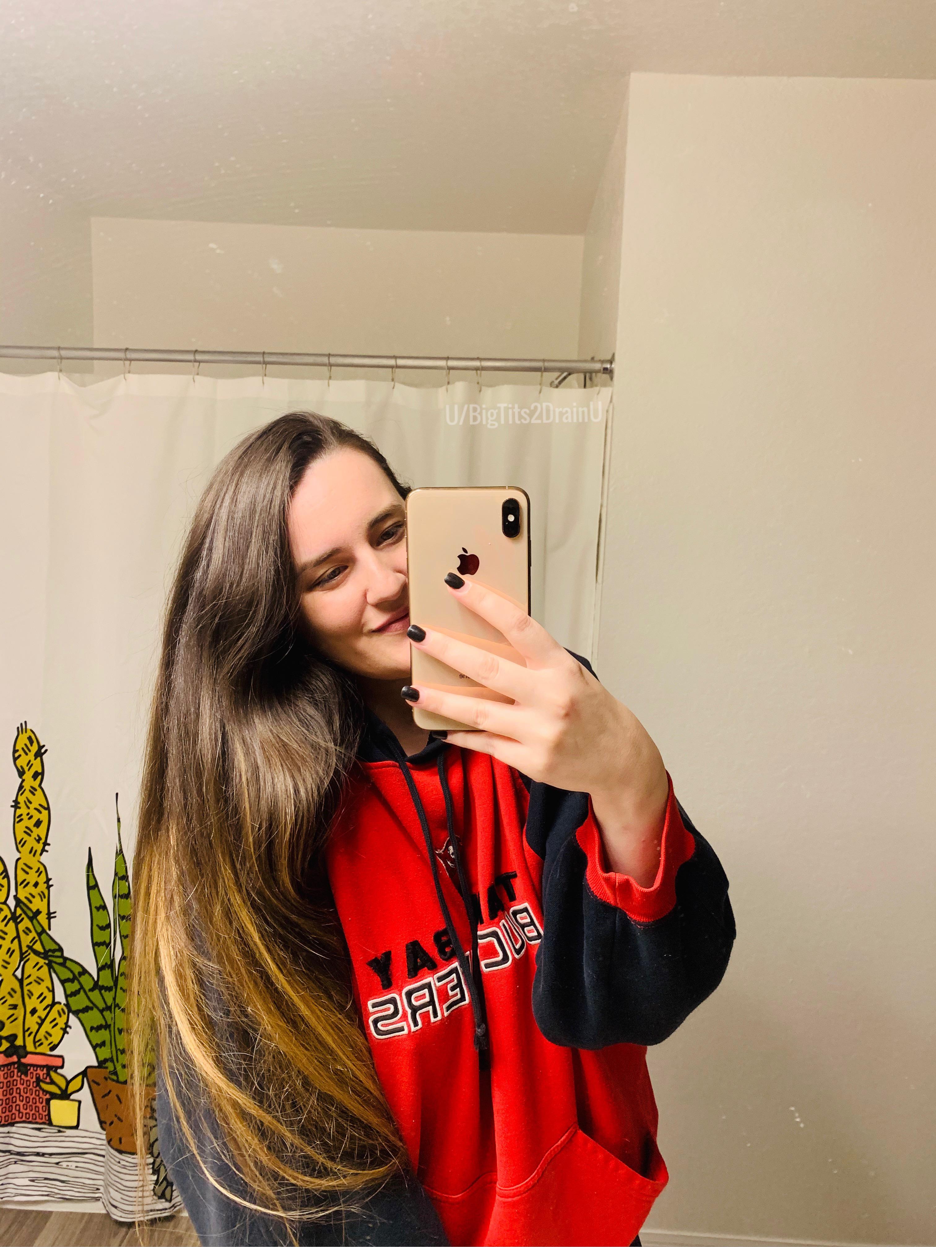 Late night selfie (over 18) (f) | Scrolller