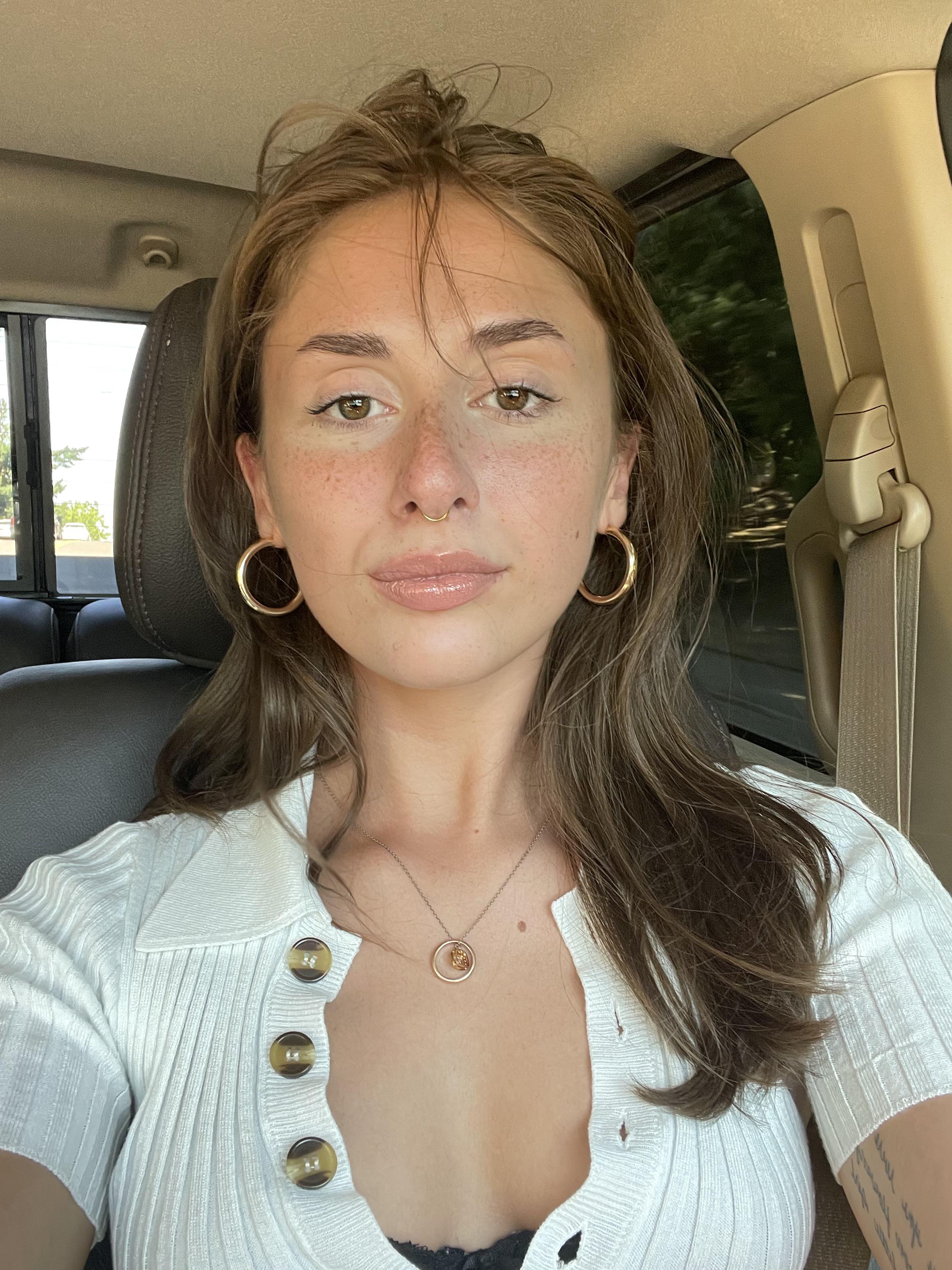 (F)irst time! I thought I looked very modelesque. | Scrolller