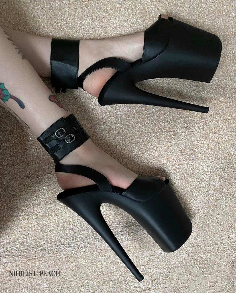 worship me | Scrolller