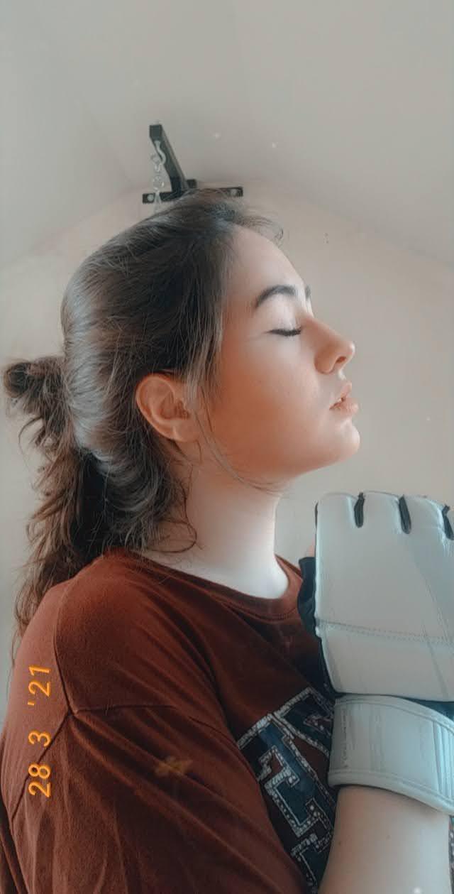 F18 - Am I a hot boxer? | Scrolller