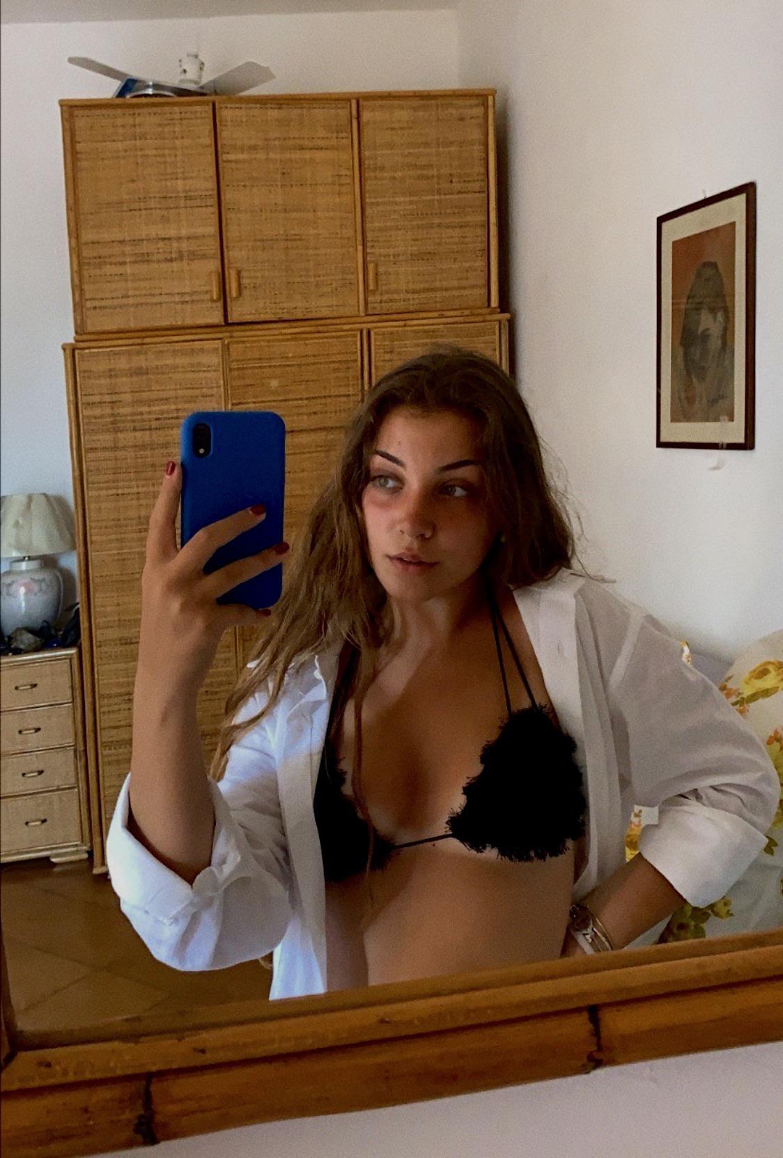F18 No Makeup Just Woke Up Scrolller