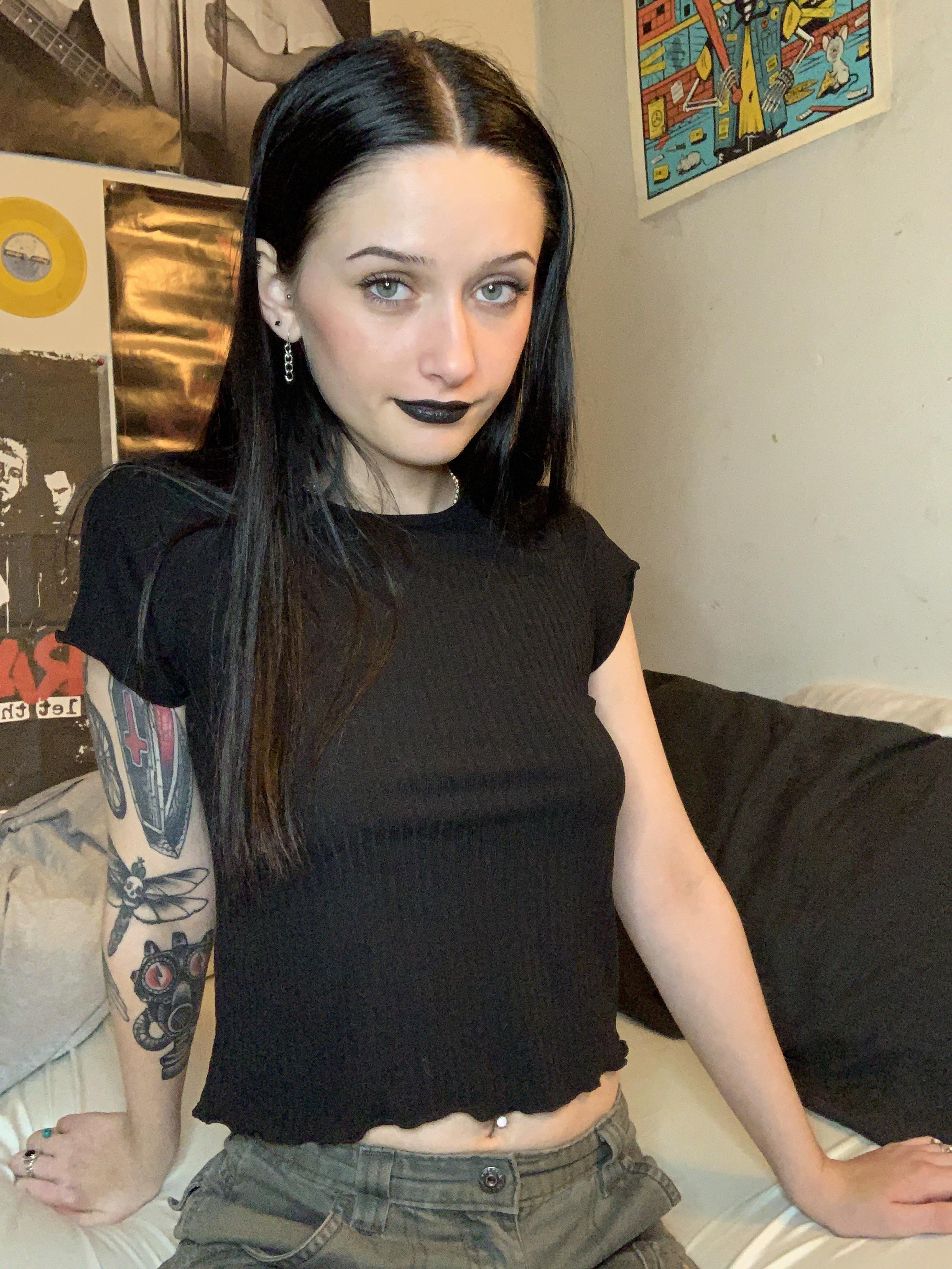 F20 Do you like girls with tattoos? | Scrolller