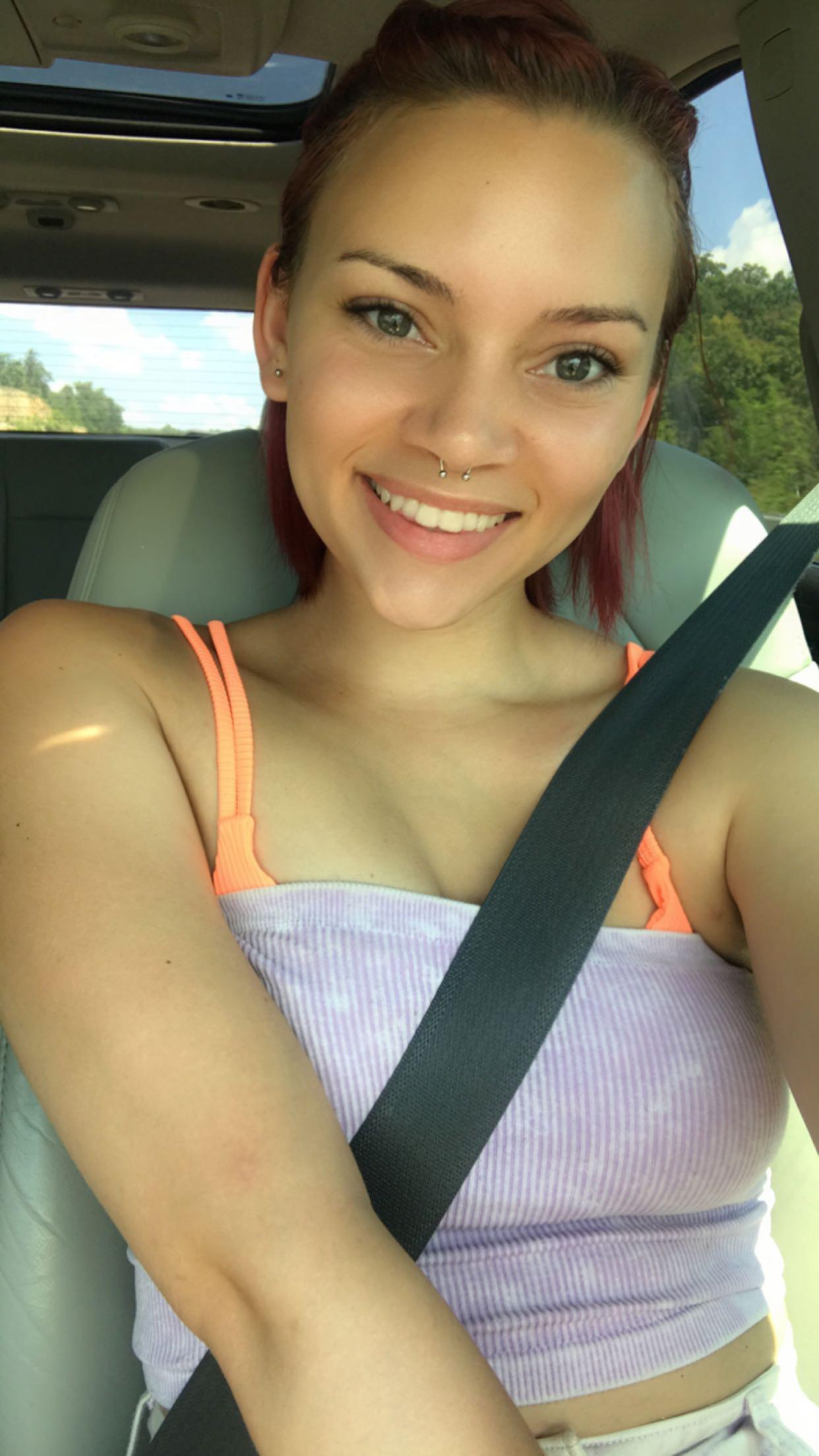 F22 - was feelin’ cute so I snapped a picture 😌 | Scrolller