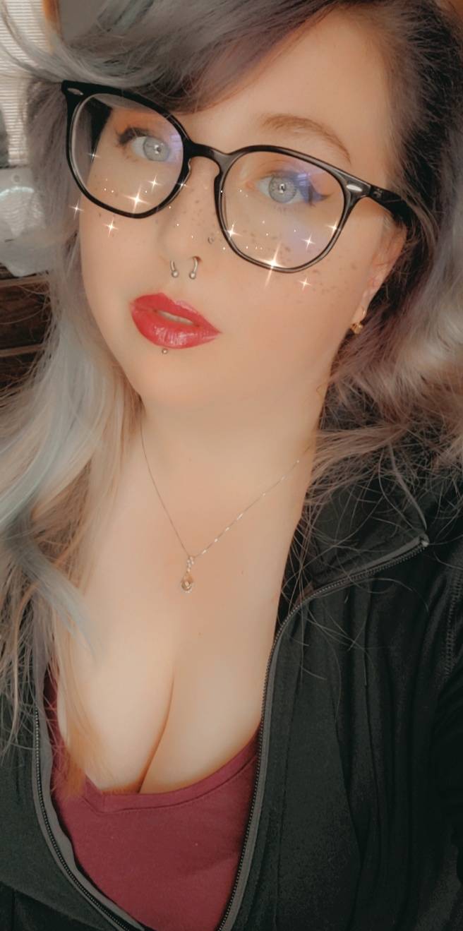 I'm feeling the red today | Scrolller