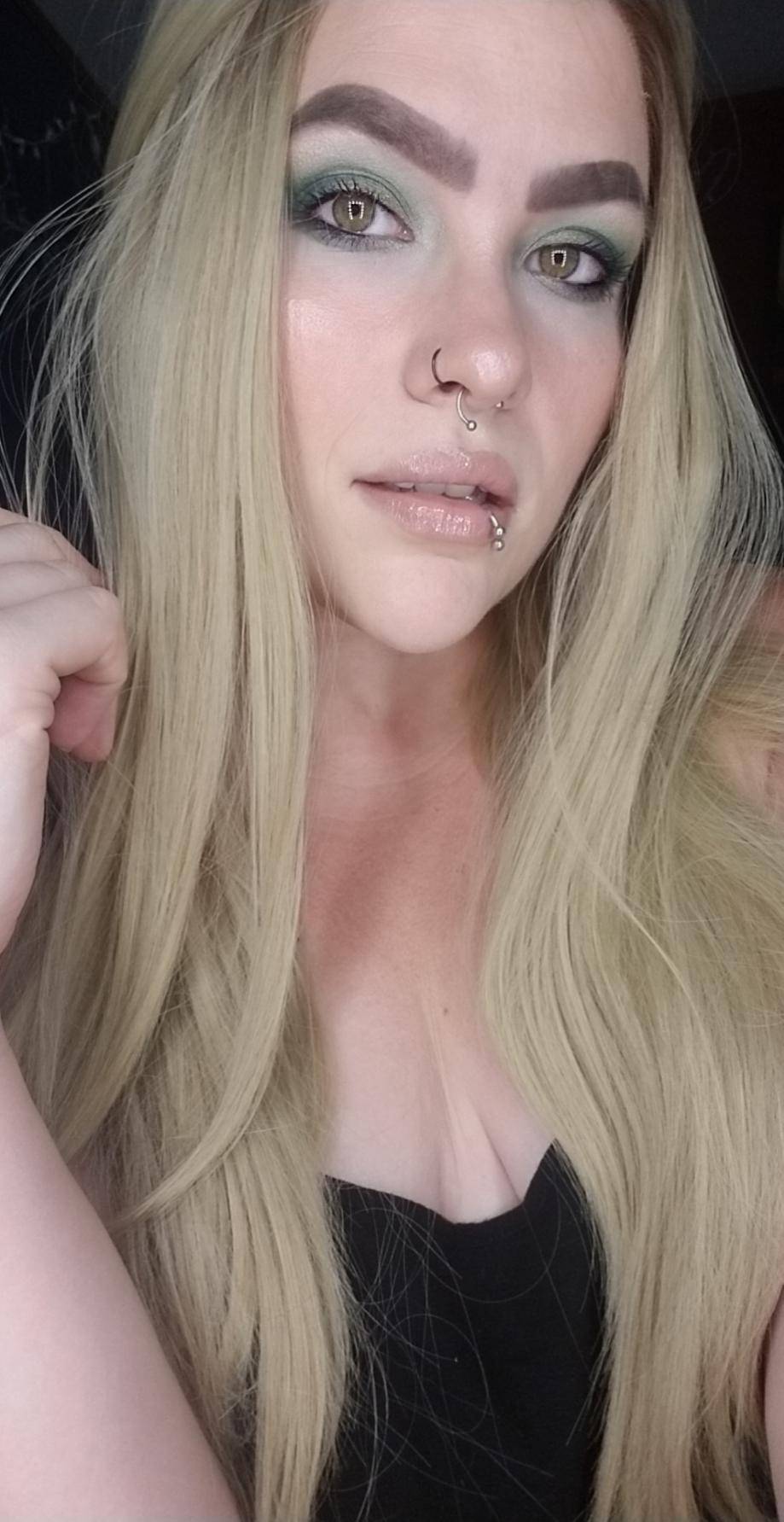 💚 [F31] | Scrolller