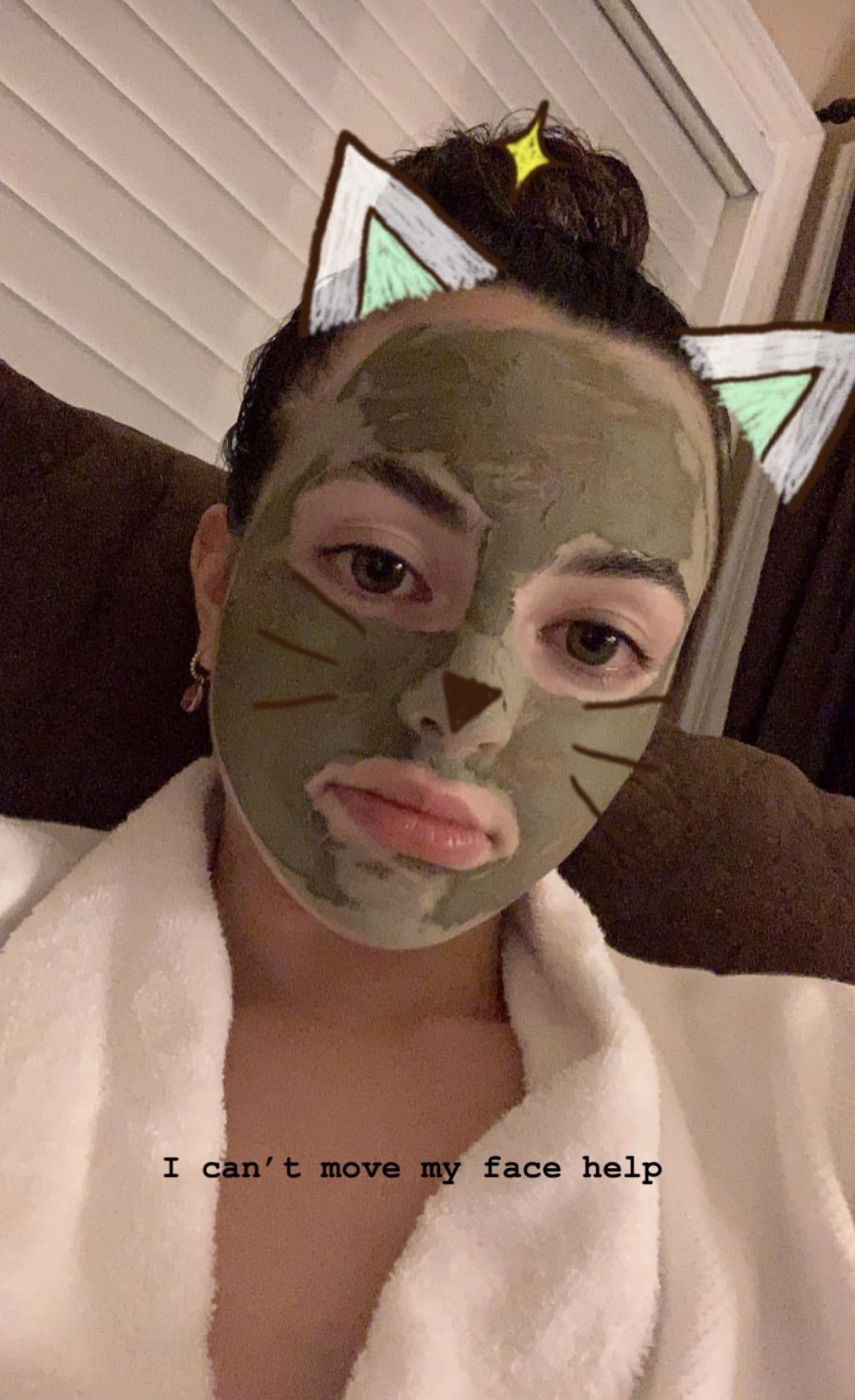 Face mask | Scrolller