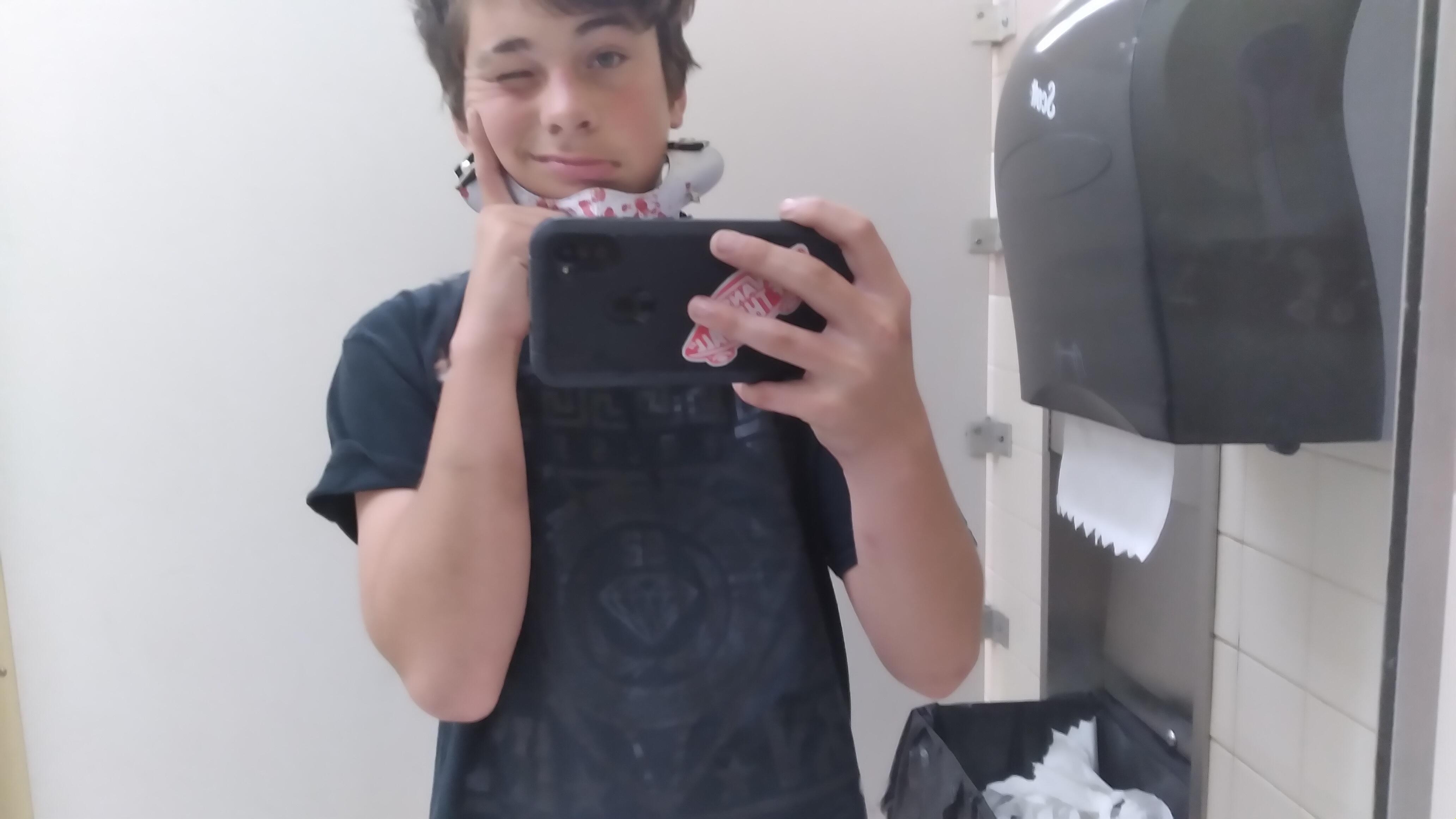 Face reveal plz be nice | Scrolller