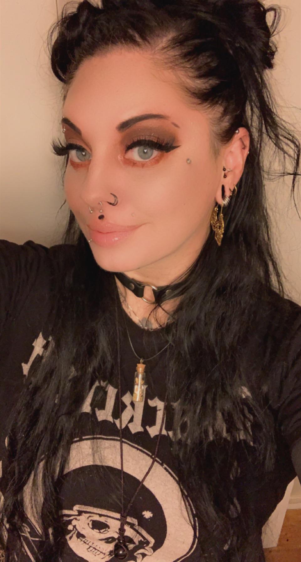 fall goth vibes | Scrolller