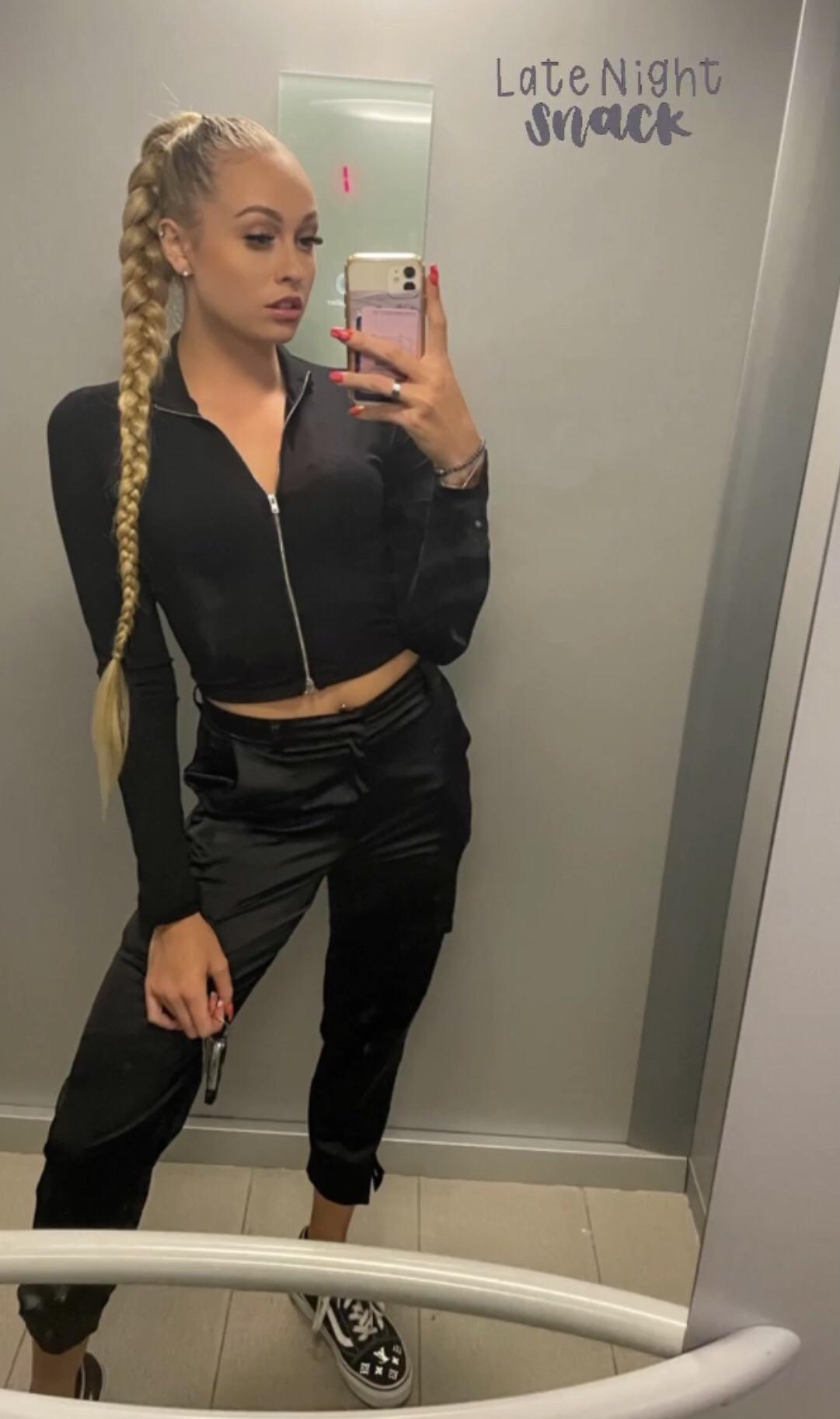 Fanny Stollar | Scrolller