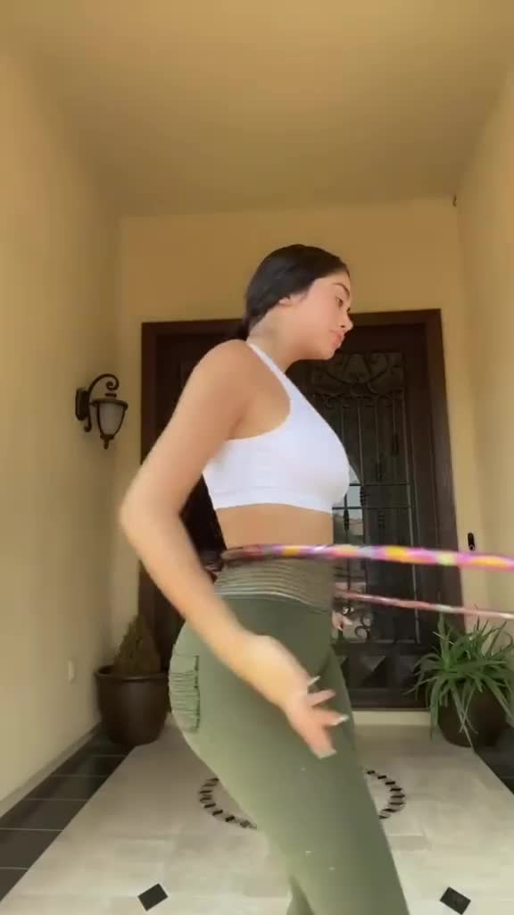 Fat ass shake in slow motion 😍😍 | Scrolller