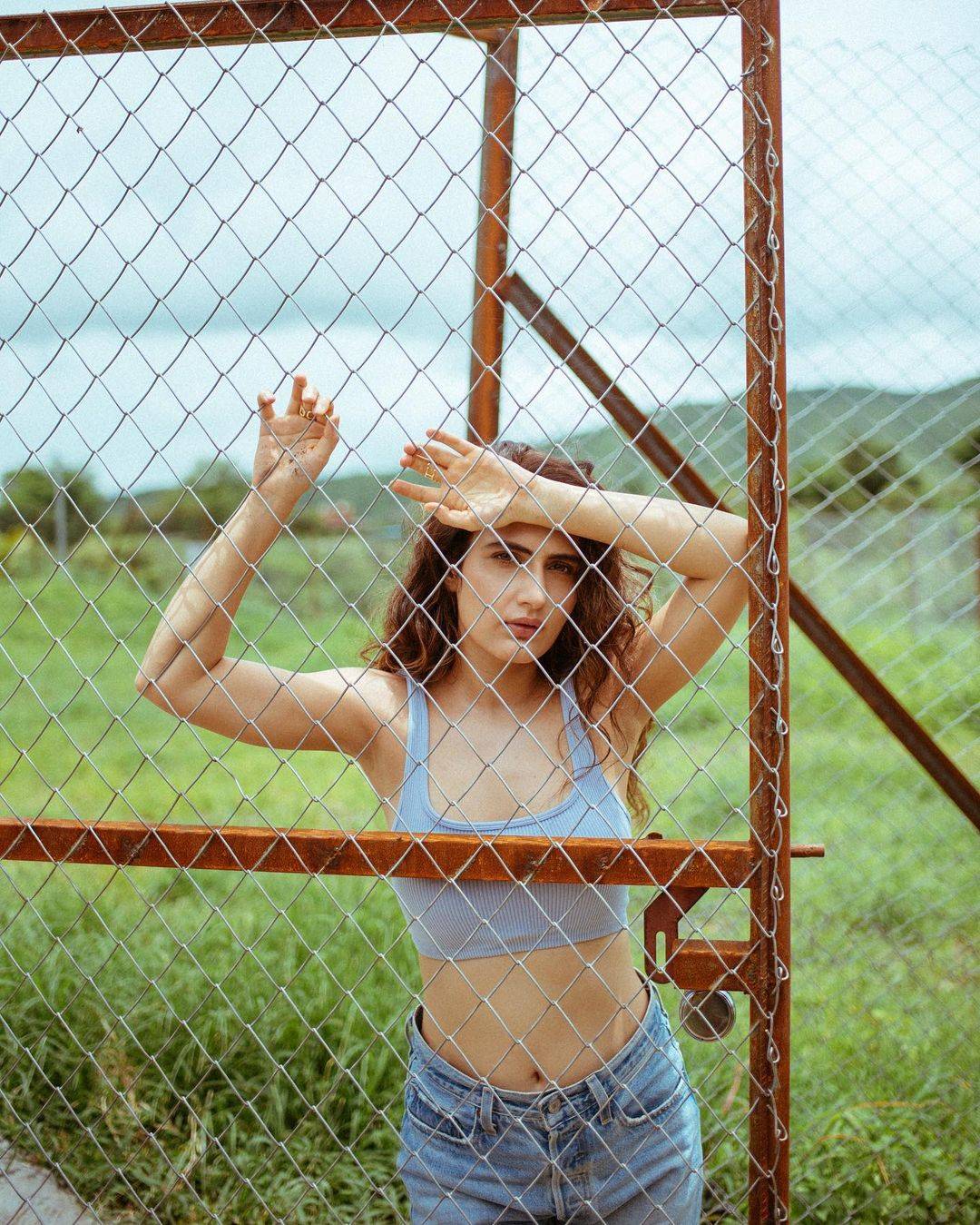 Fatima Sana Shaikh peeping | Scrolller