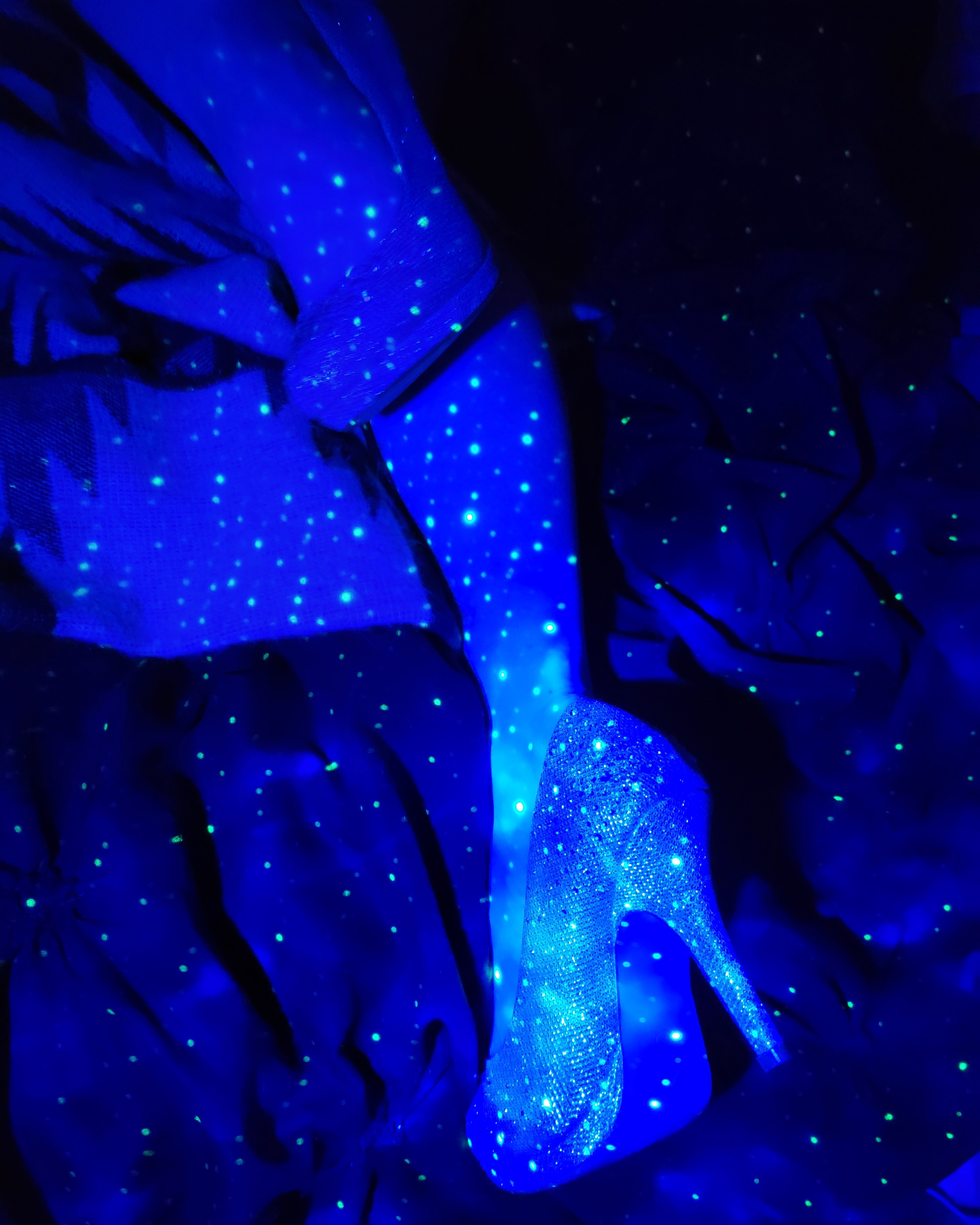 Featuring a projector 🇨🇦 | Scrolller