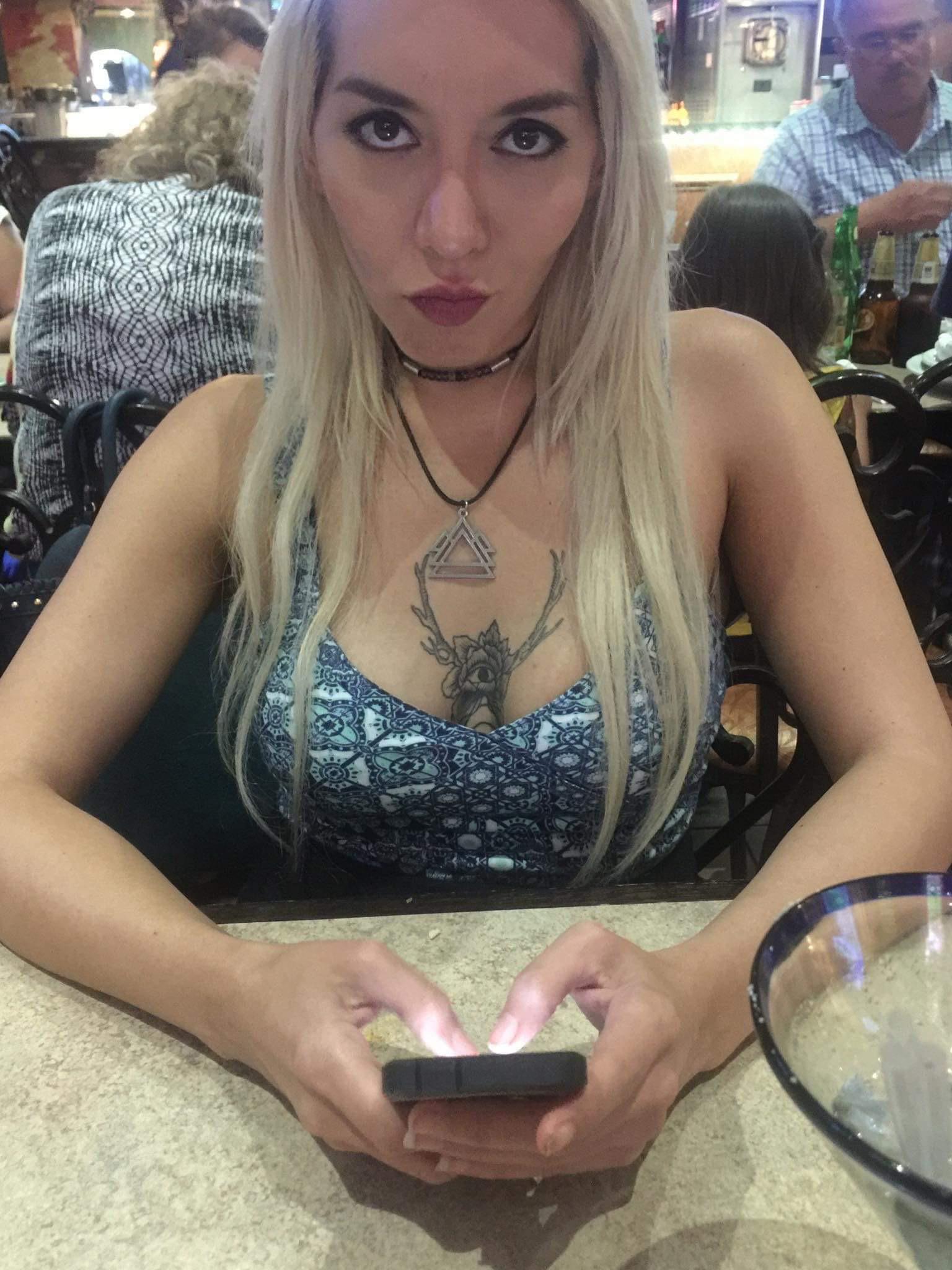 Feeding her slutty pics to horny perverts. Kik SluggerFreelance | Scrolller