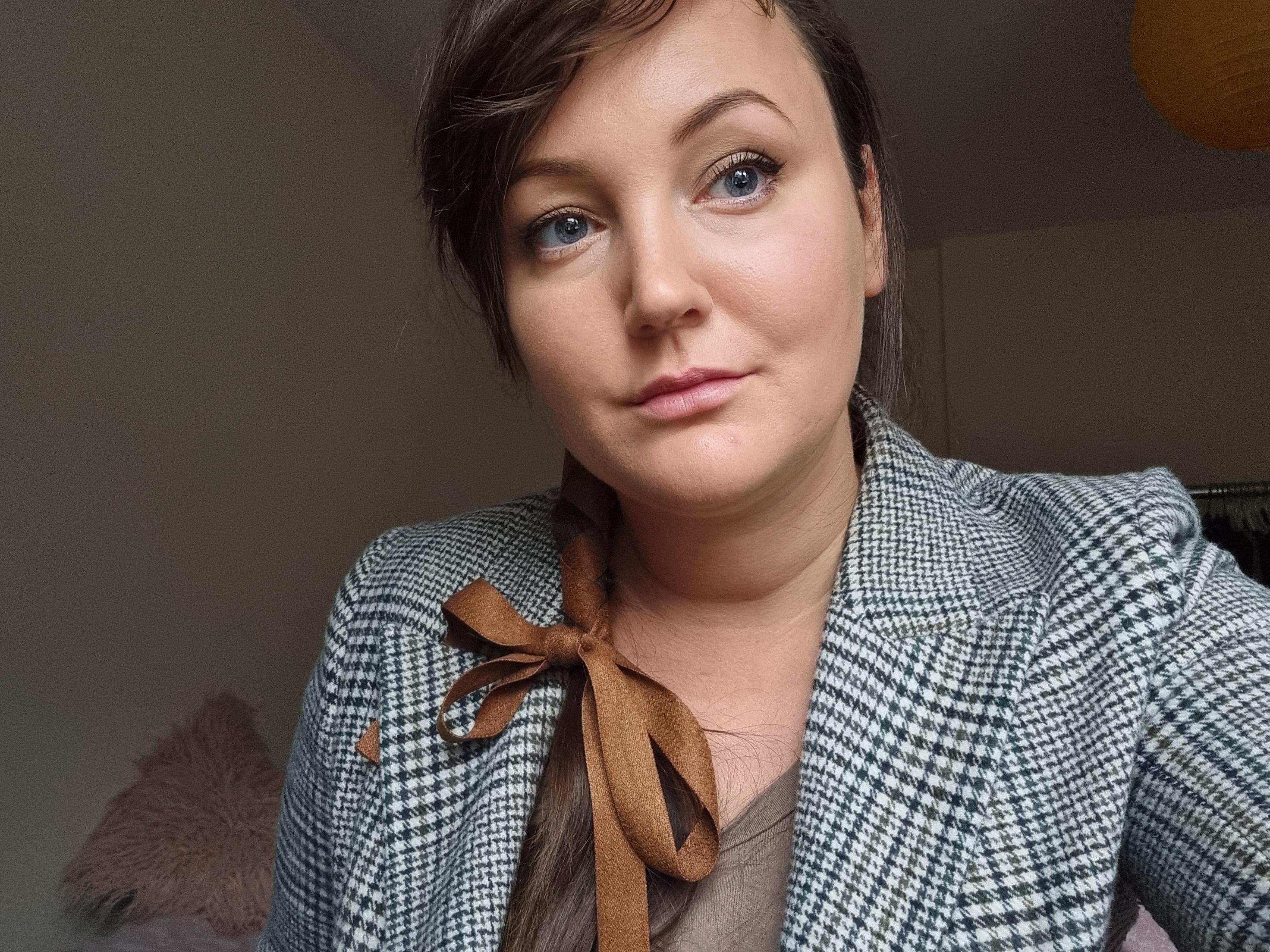 Feel like saying hello again (over 18) x ps I love talking to my people on here | Scrolller