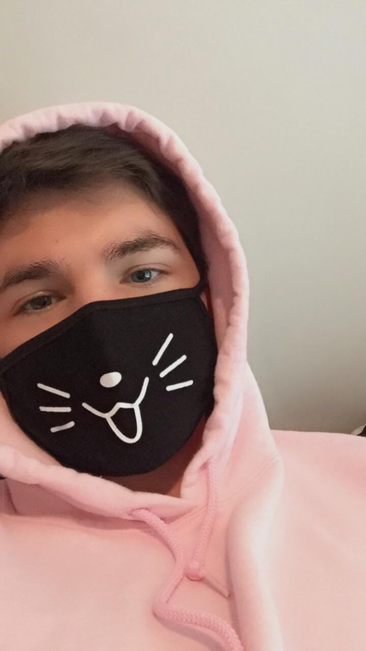 feelin cute uwu | Scrolller