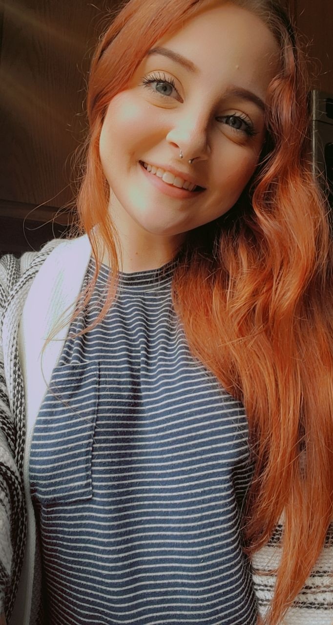 Feeling glowy and loving my natural waves. 🥰 F/28 | Scrolller