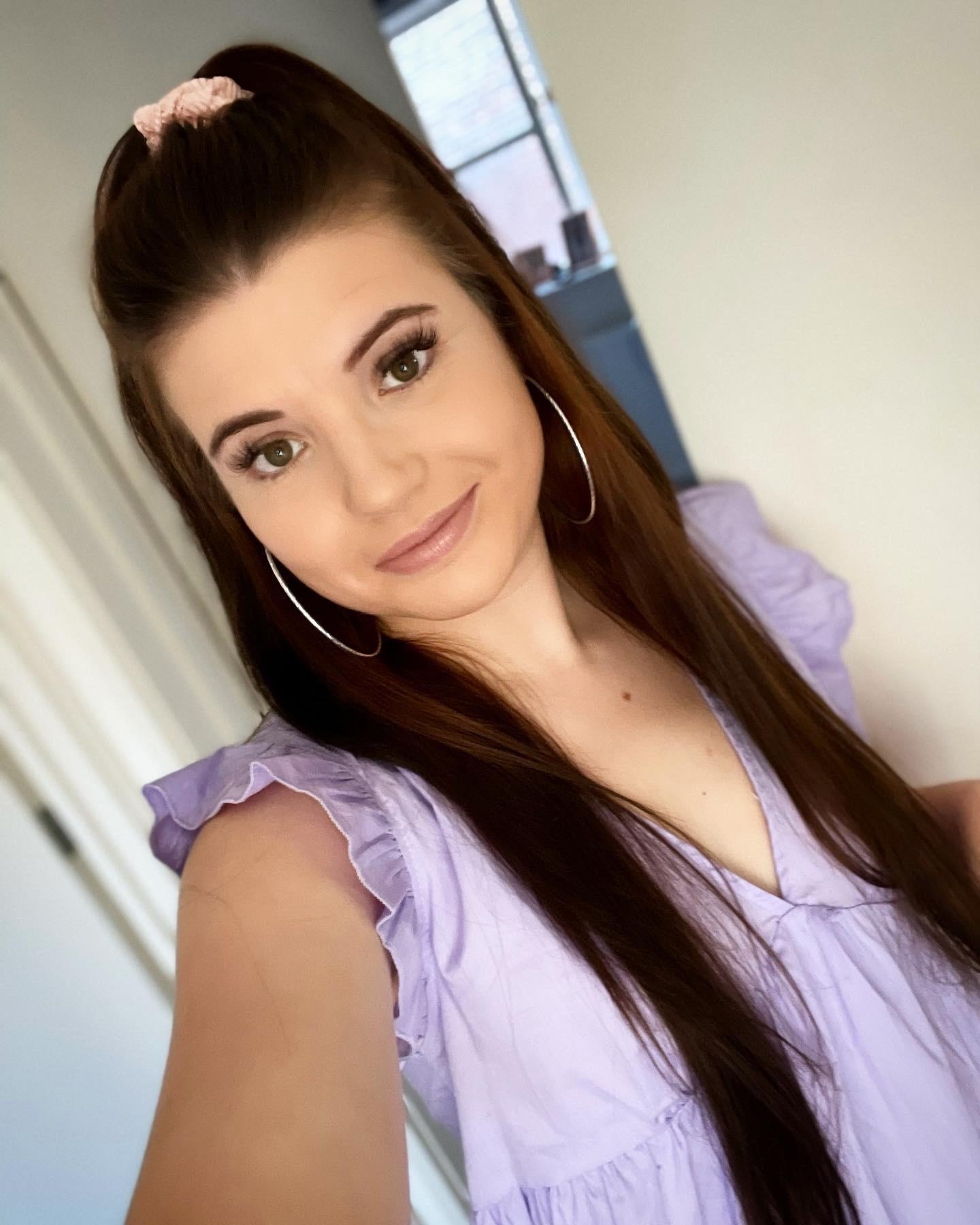 Feeling kinda cute | Scrolller