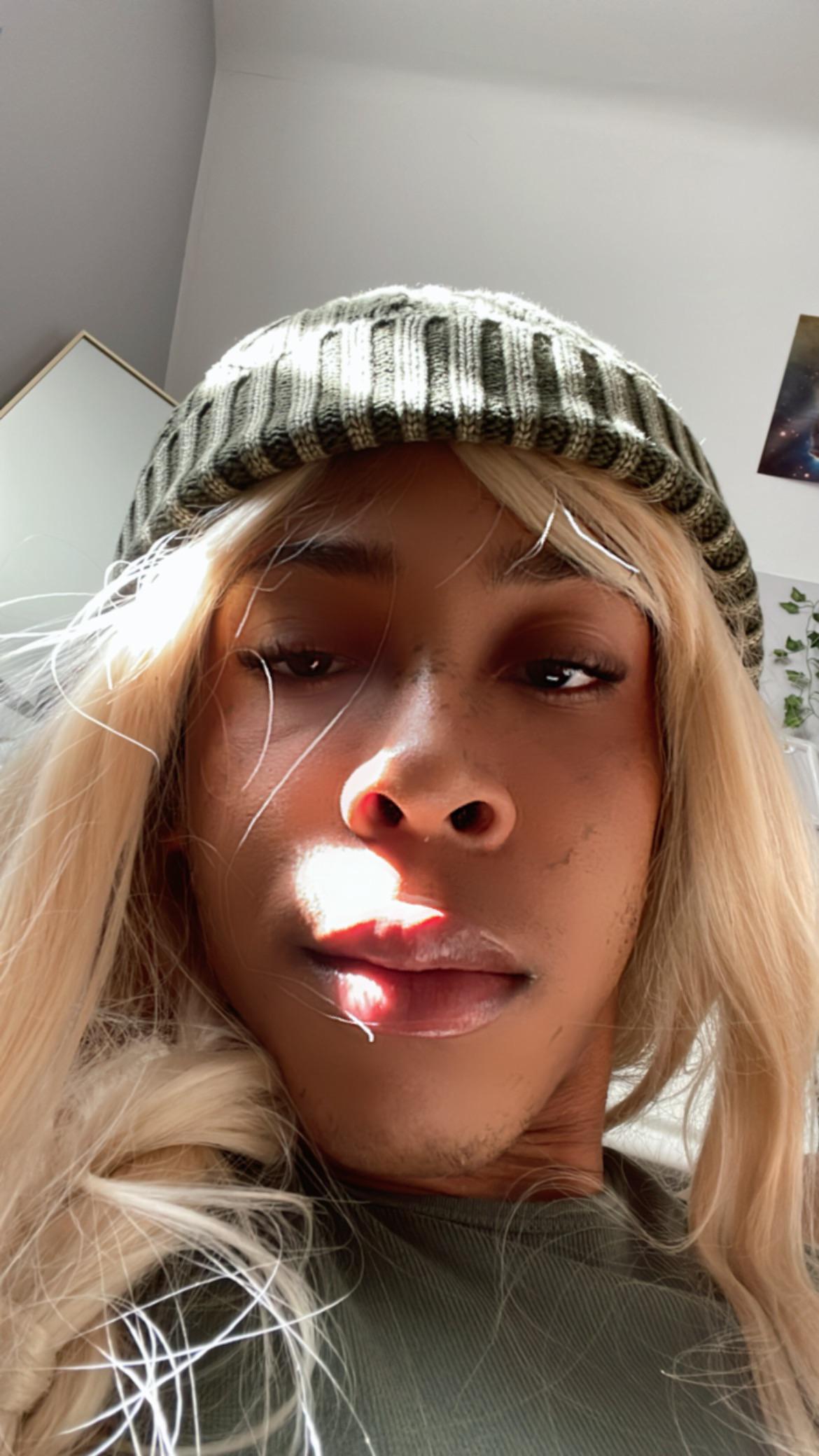 Feeling the blonde today | Scrolller