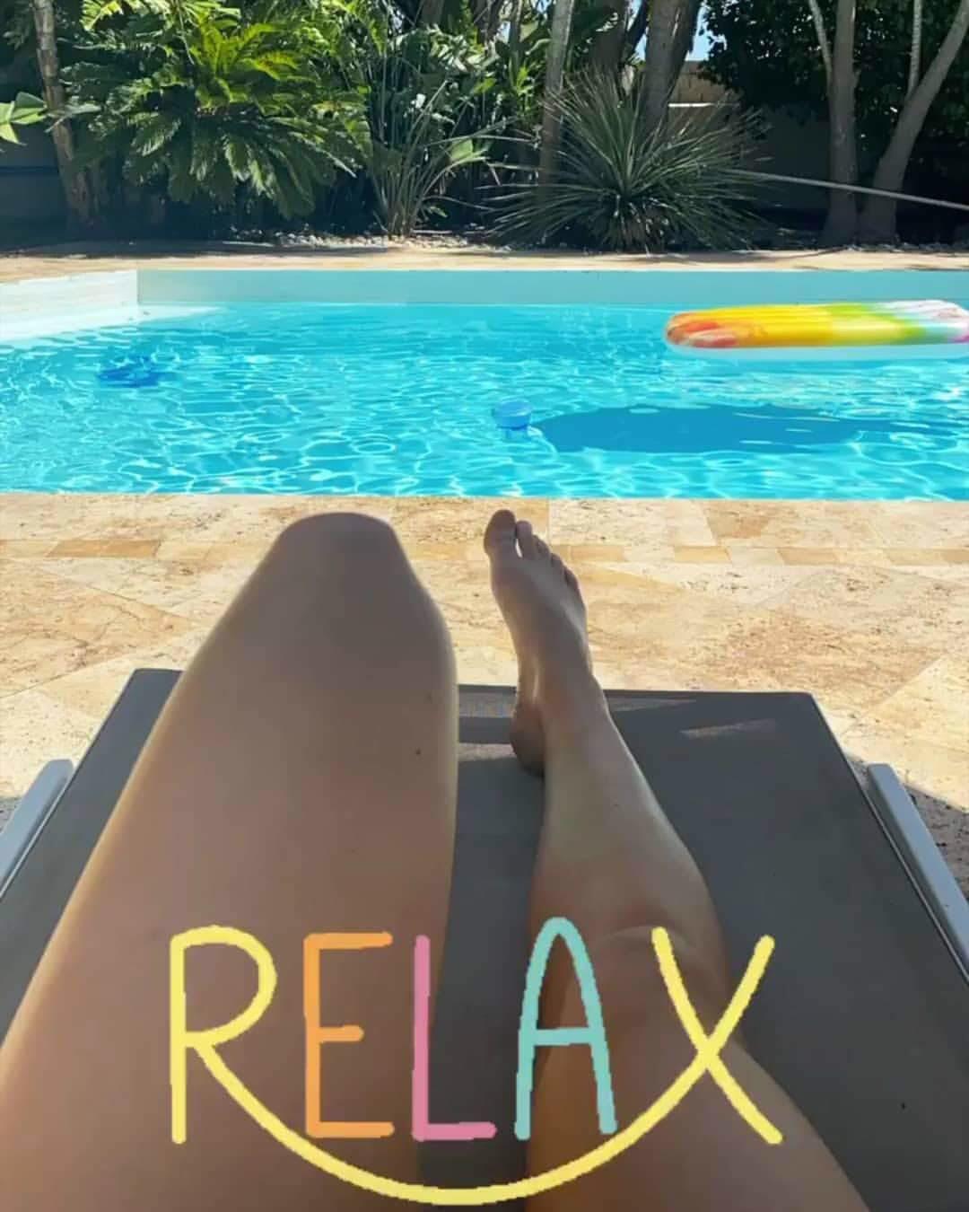 Feet Scrolller