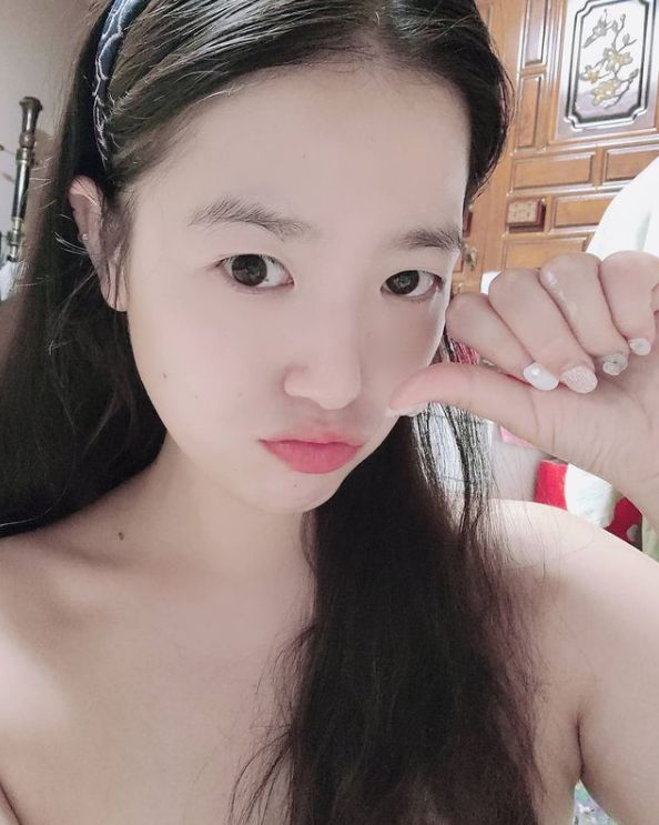 Felt confident enough to post with no make up today | Scrolller