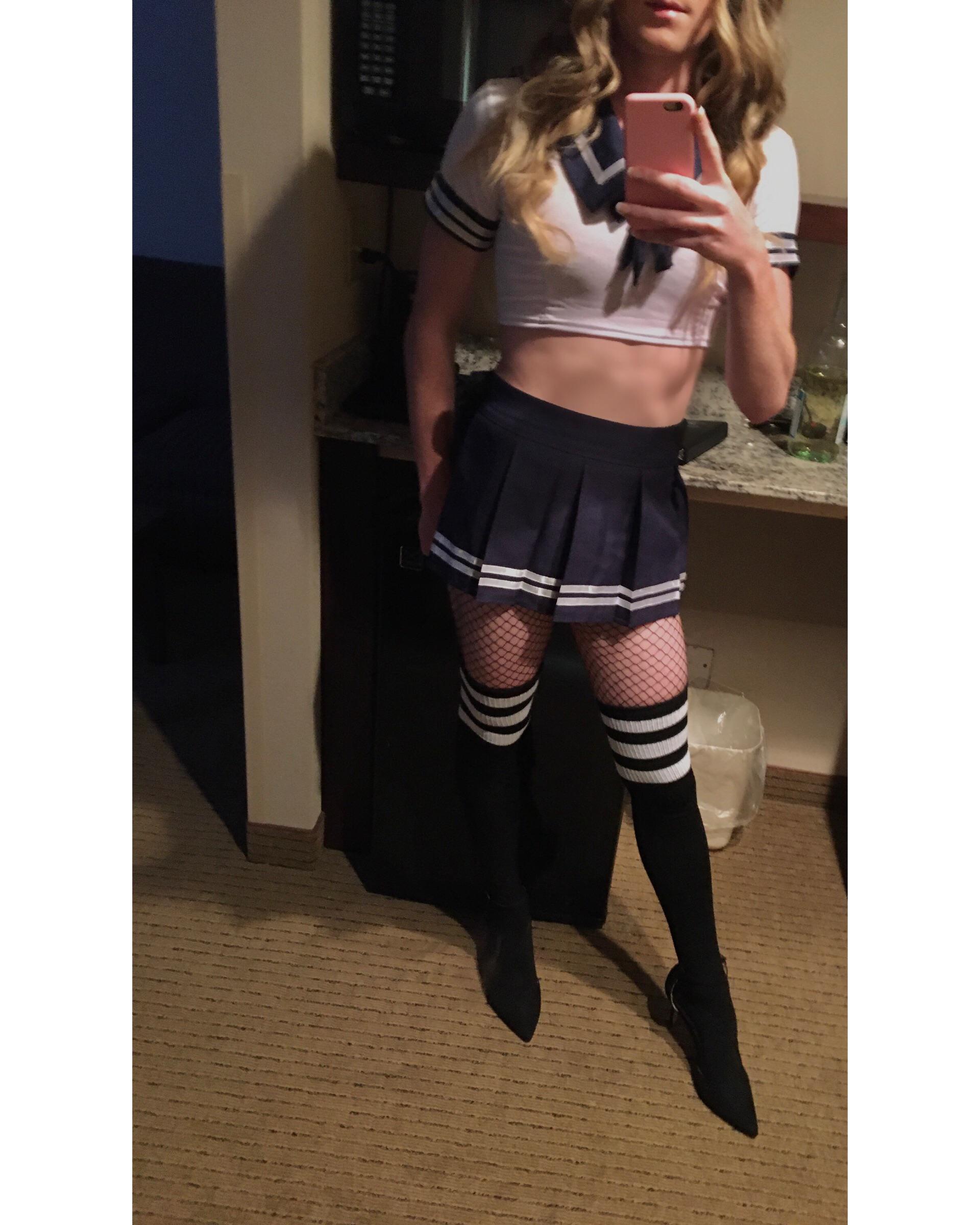 felt cute, might delete later | Scrolller