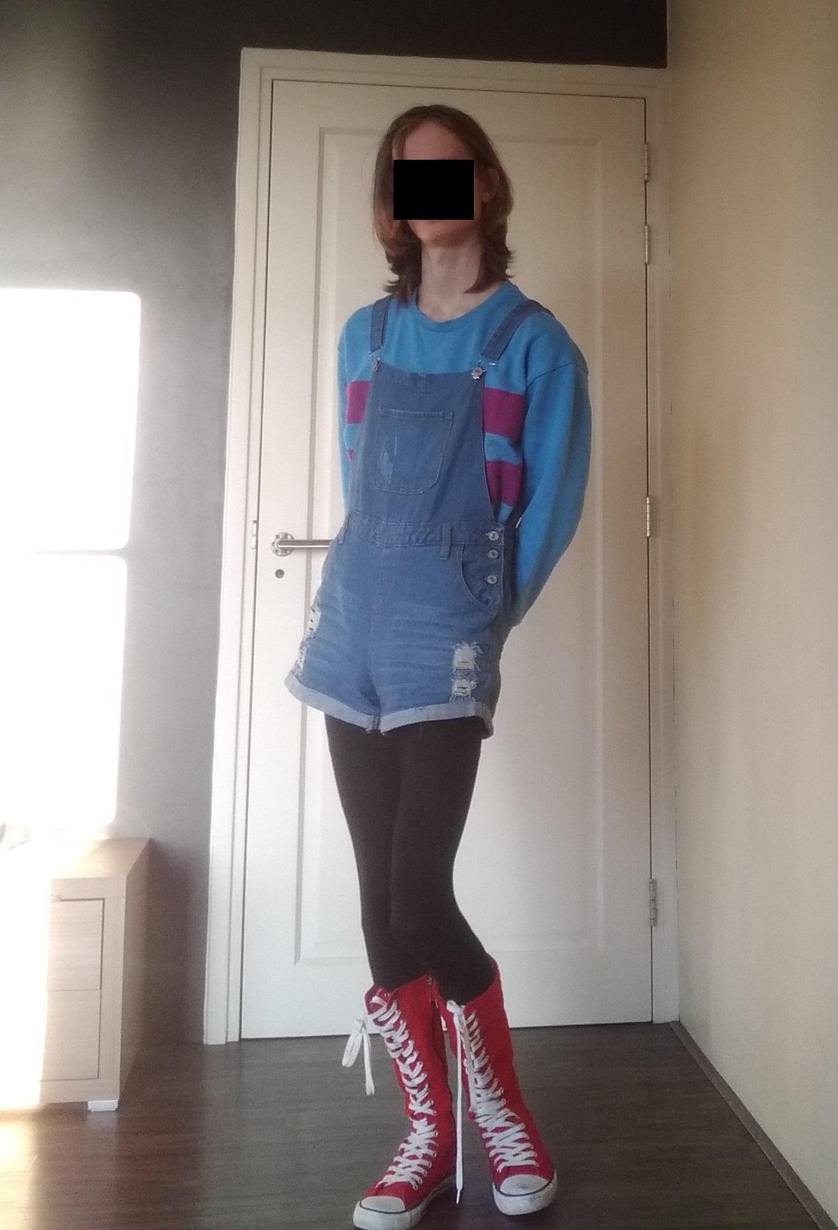 Femboy Frisk cosplay~! | Scrolller
