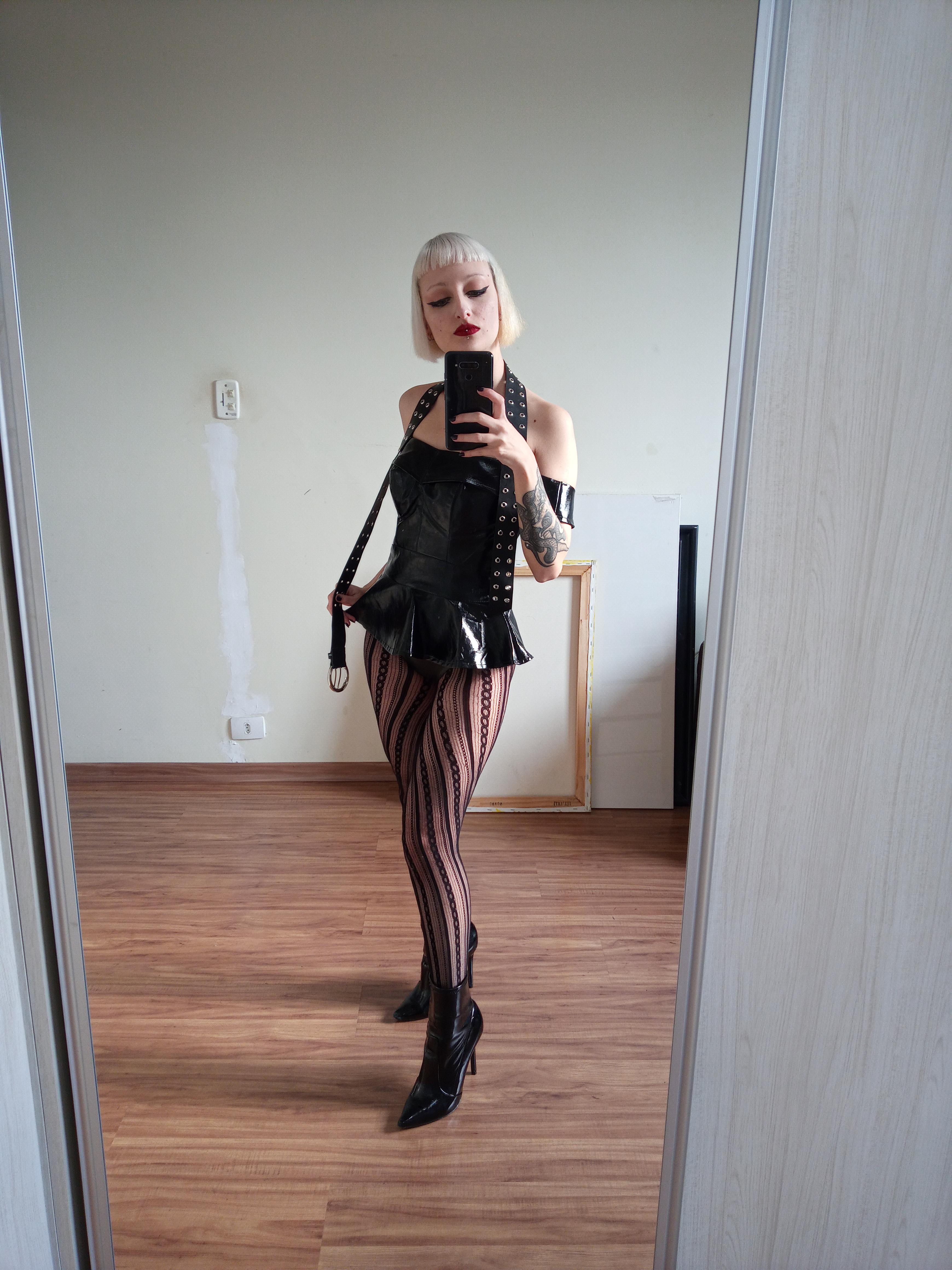 fetishist ballerina | Scrolller