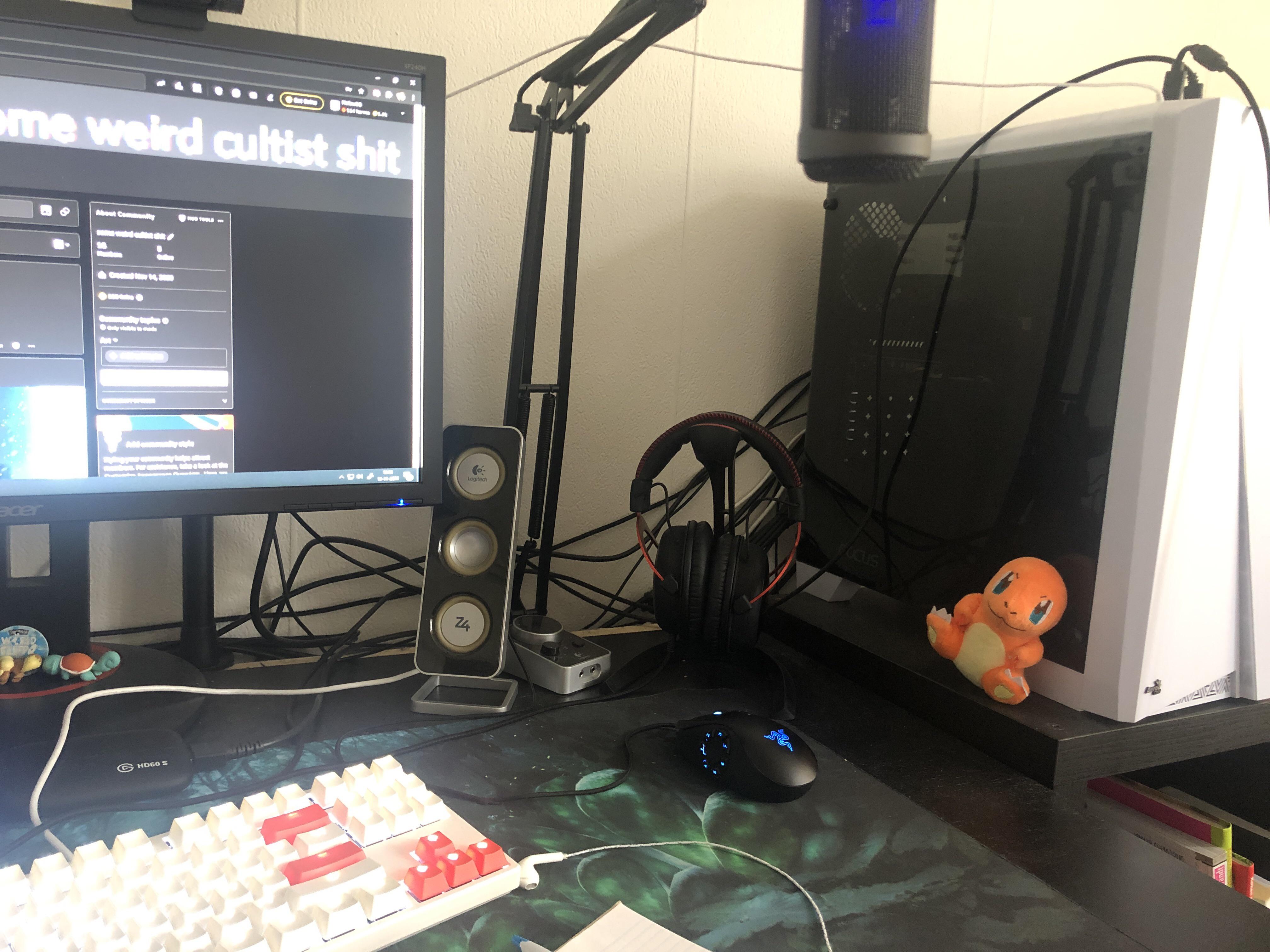 Figured my cable management is a meme | Scrolller