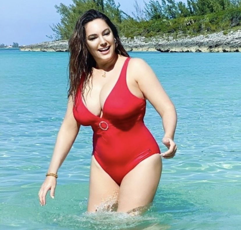 Filling out a 1 piece nicely | Scrolller