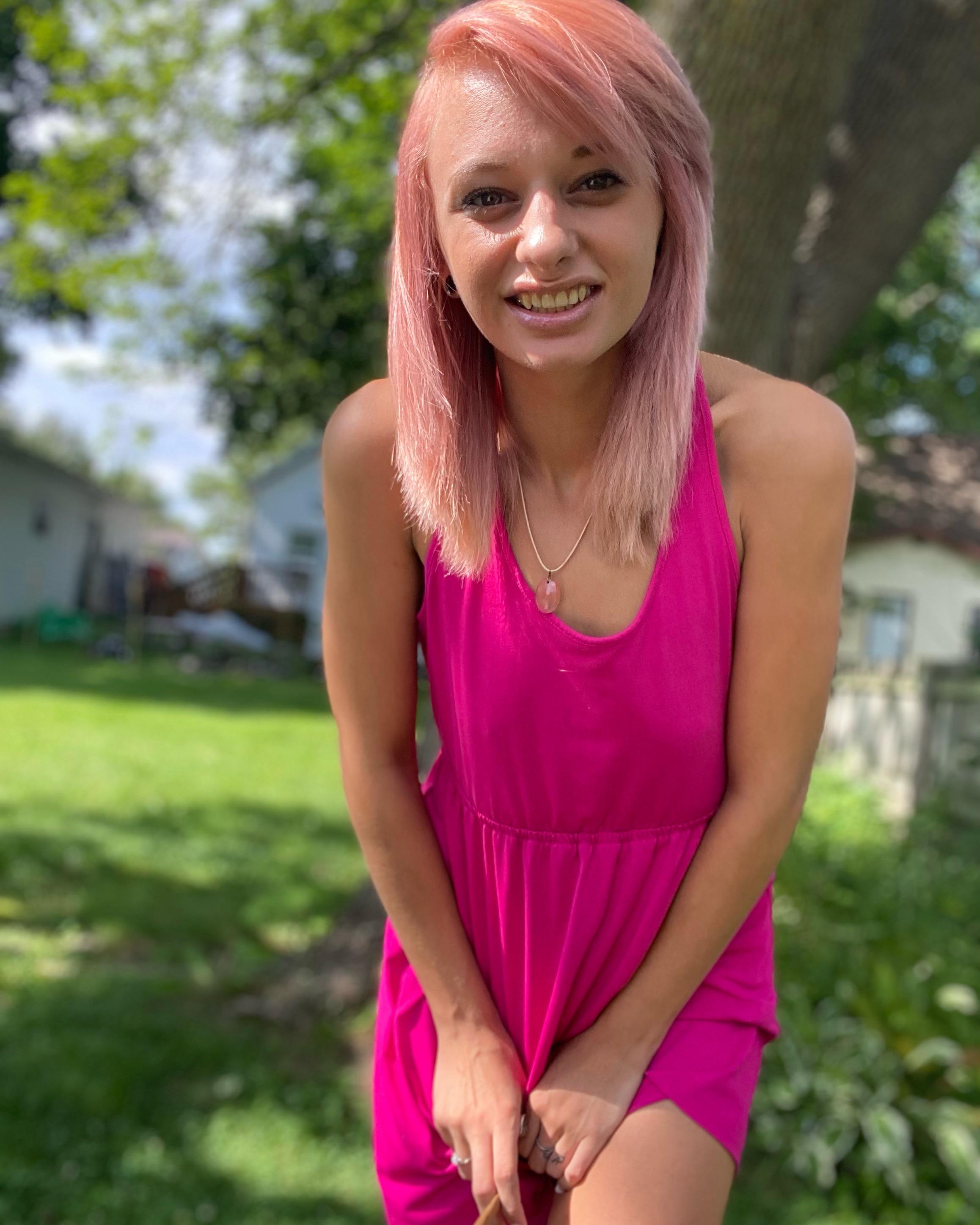 Finally 28 years young, subscribe and see under my dress 🤤 | Scrolller