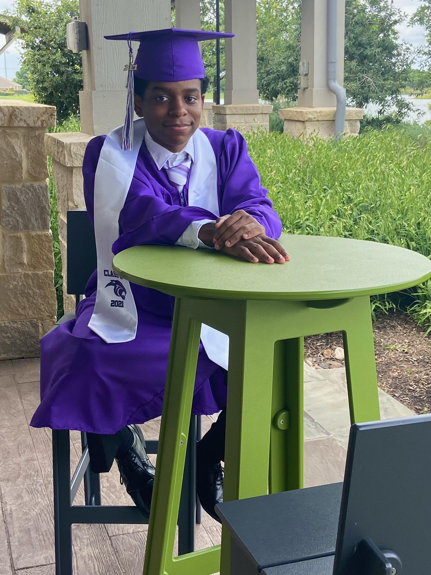 finally graduated :D | Scrolller