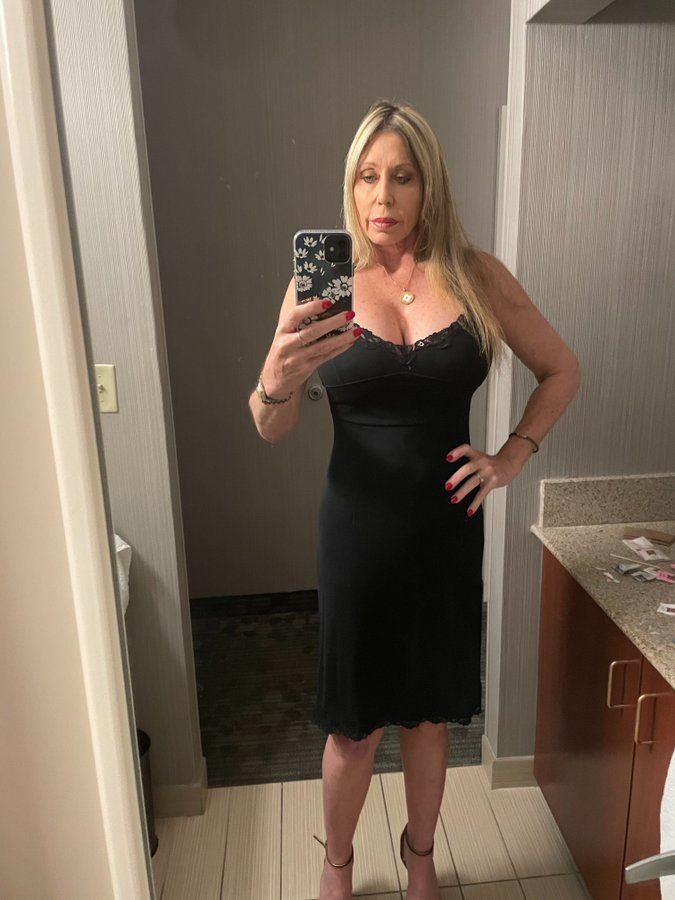 Fine ass gilf | Scrolller