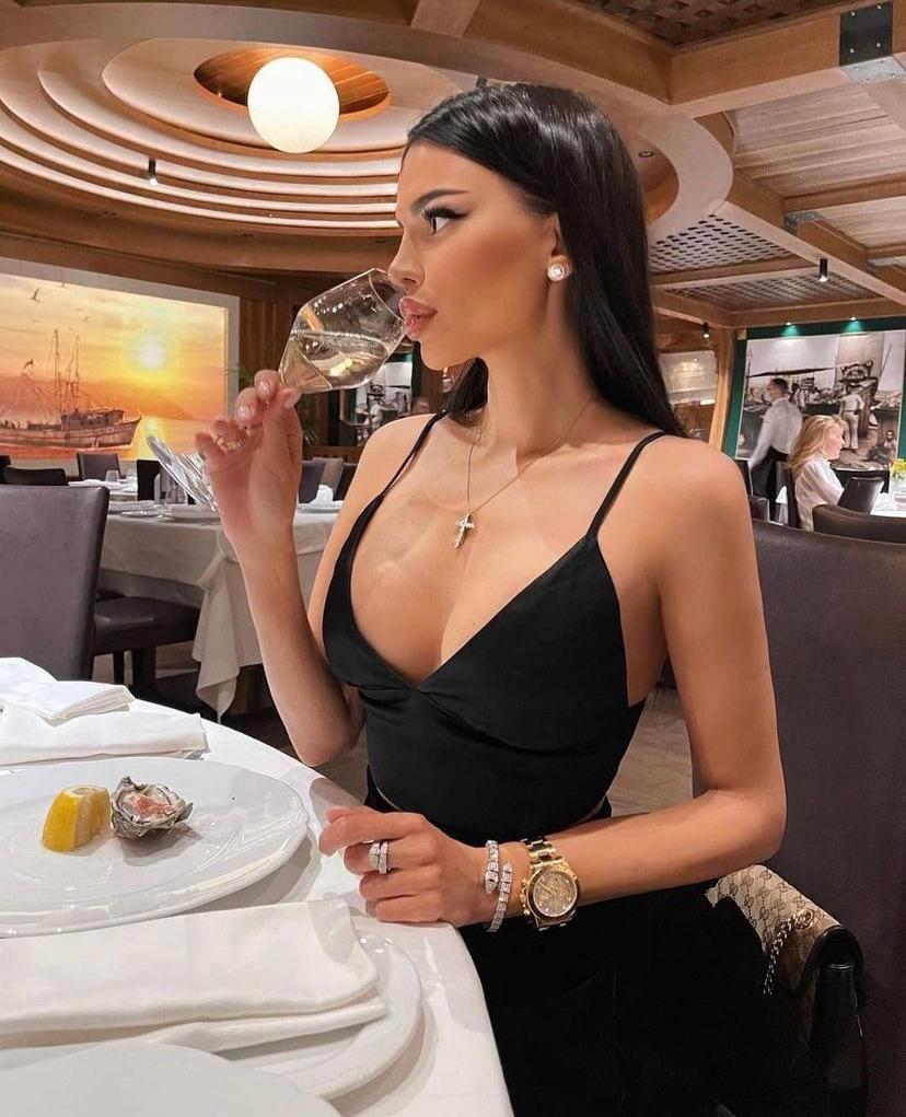 Fine Dining | Scrolller