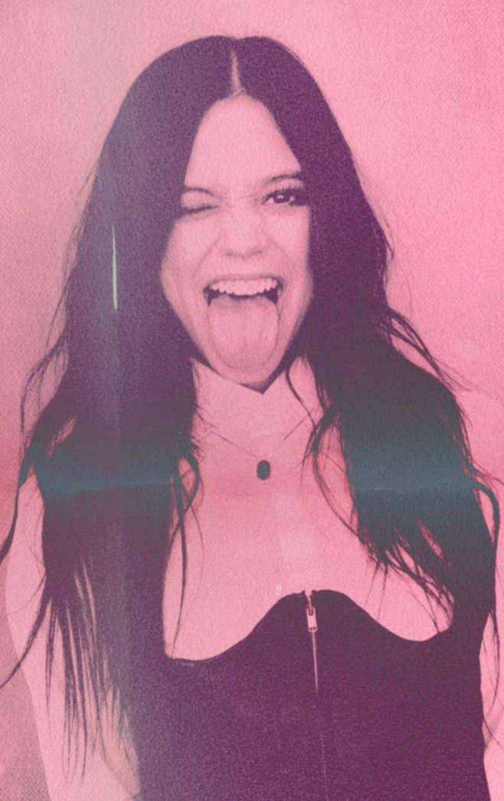 Finish me off to Jenna Ortega now | Scrolller