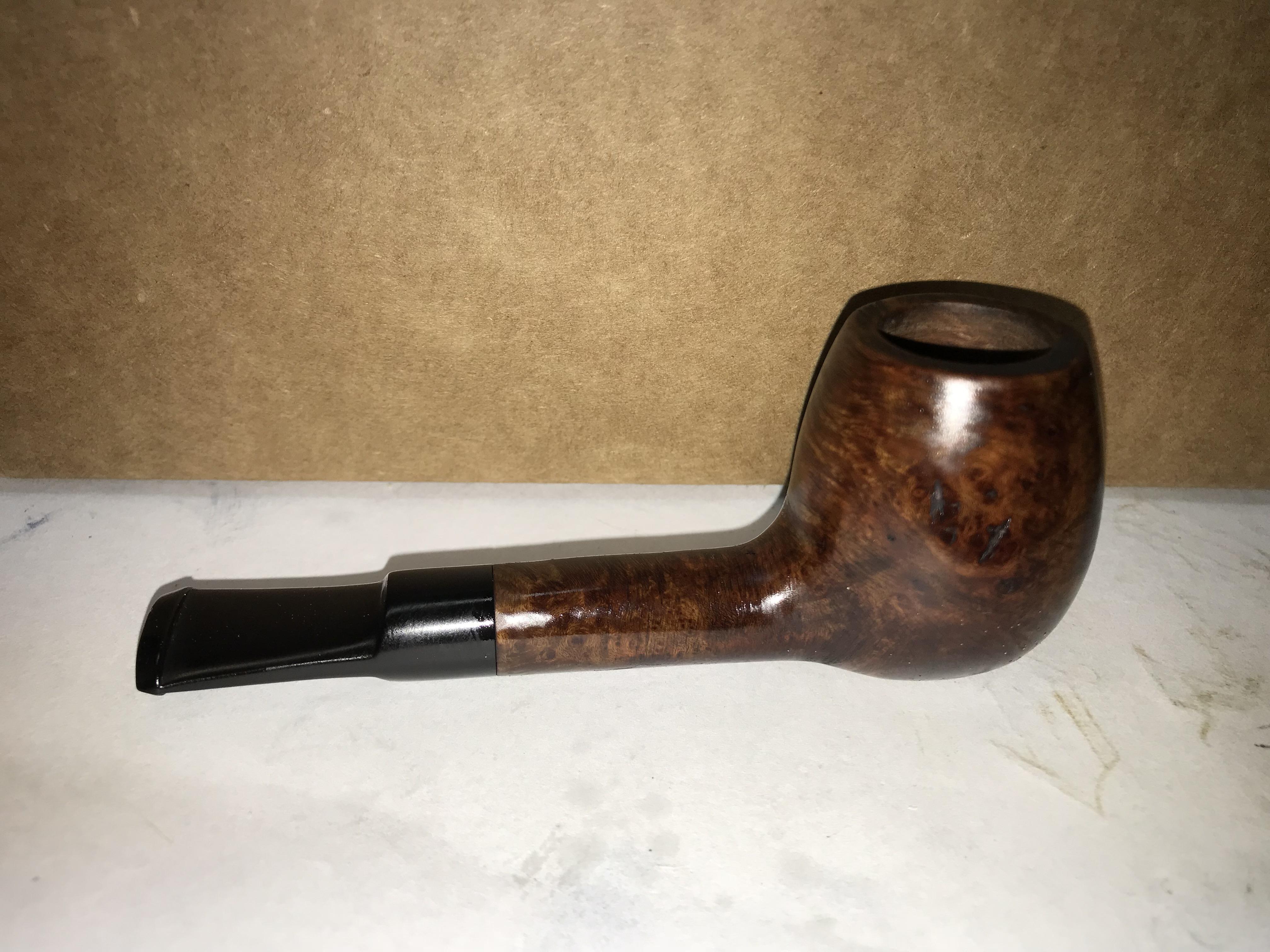 Finished this little 4 inch guy this morning. Hand polished my last pipe and dremel polished ...