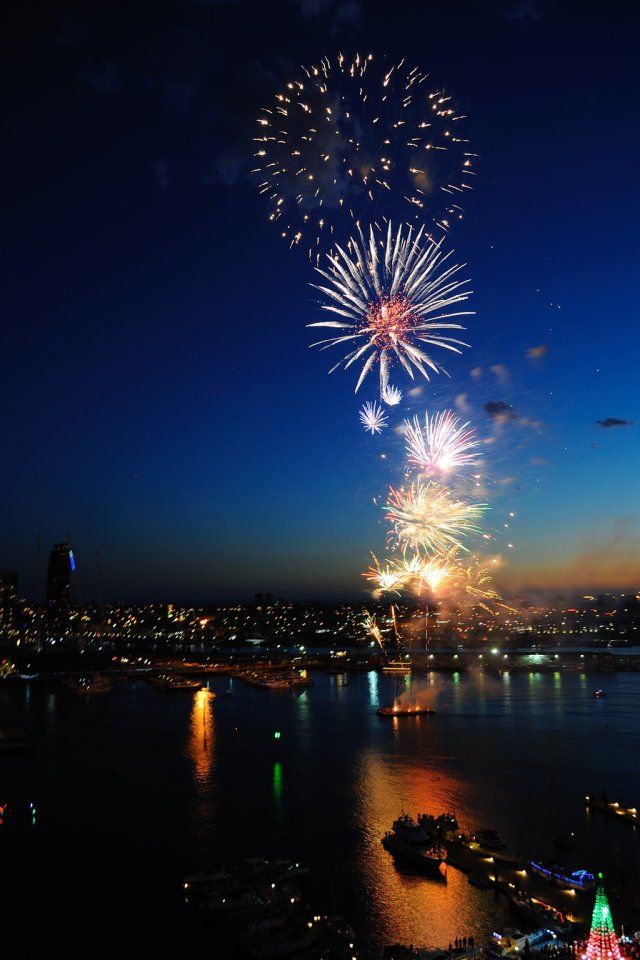 Fireworks [640x960] | Scrolller