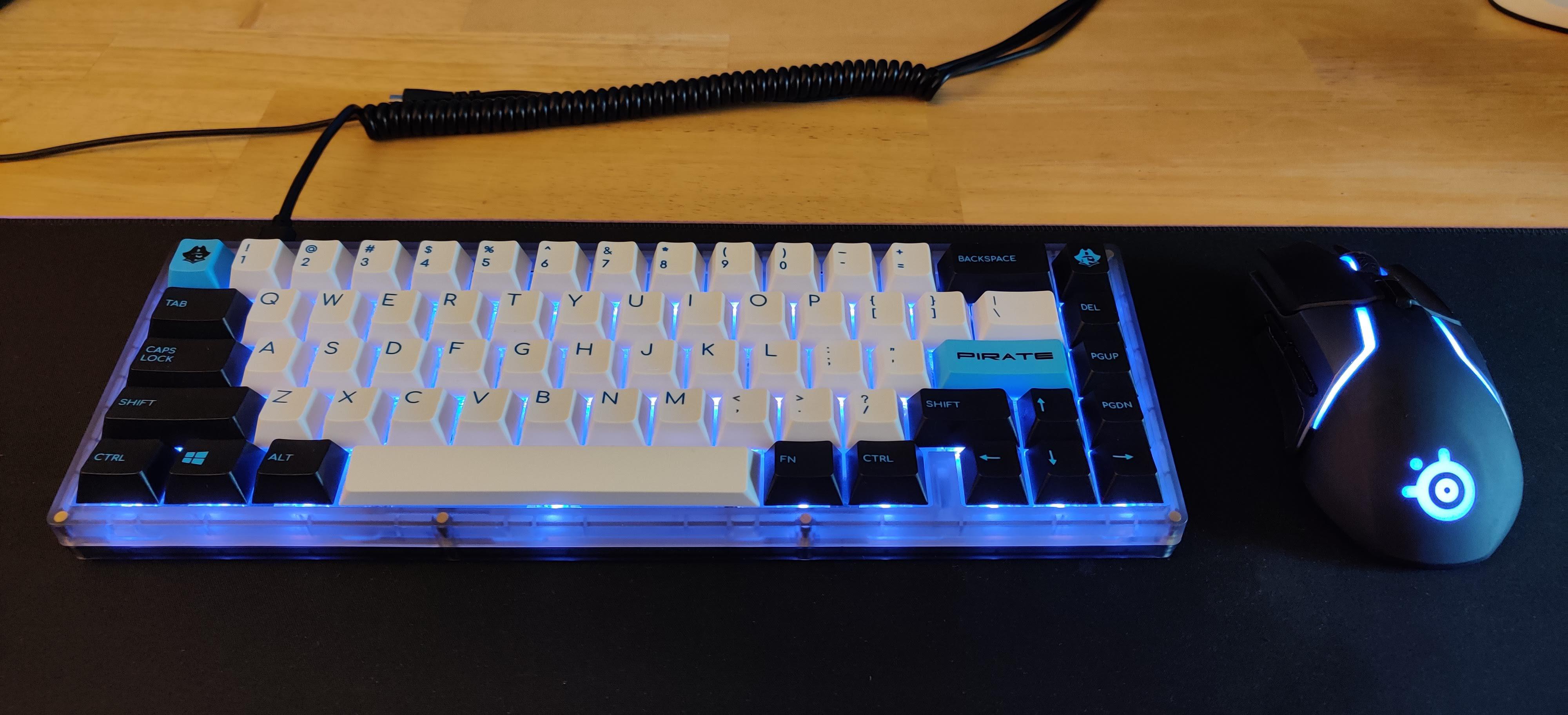 First custom! R2 KBD67 Lite | Scrolller