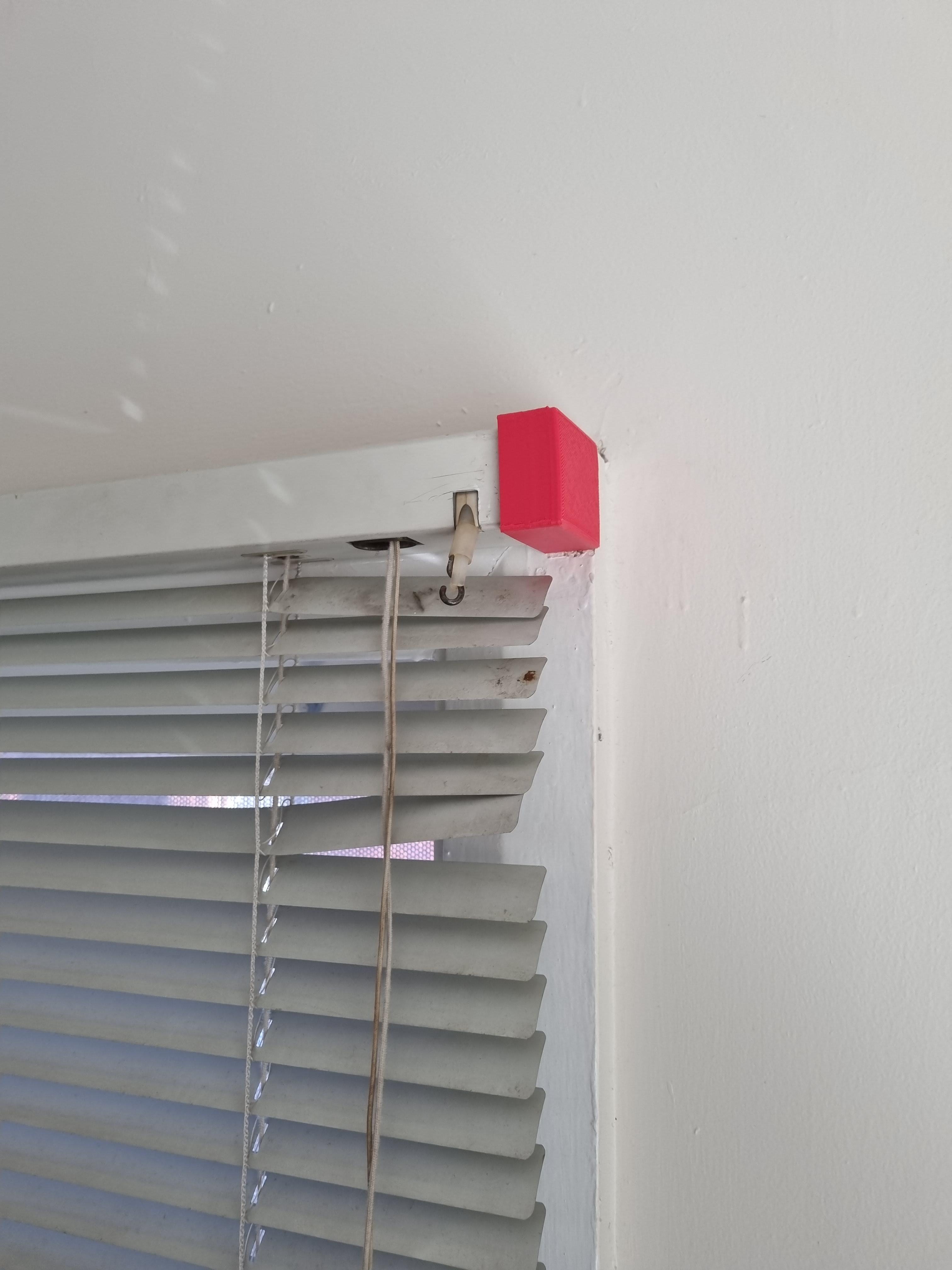 First functional print, replacement bracket for blinds | Scrolller