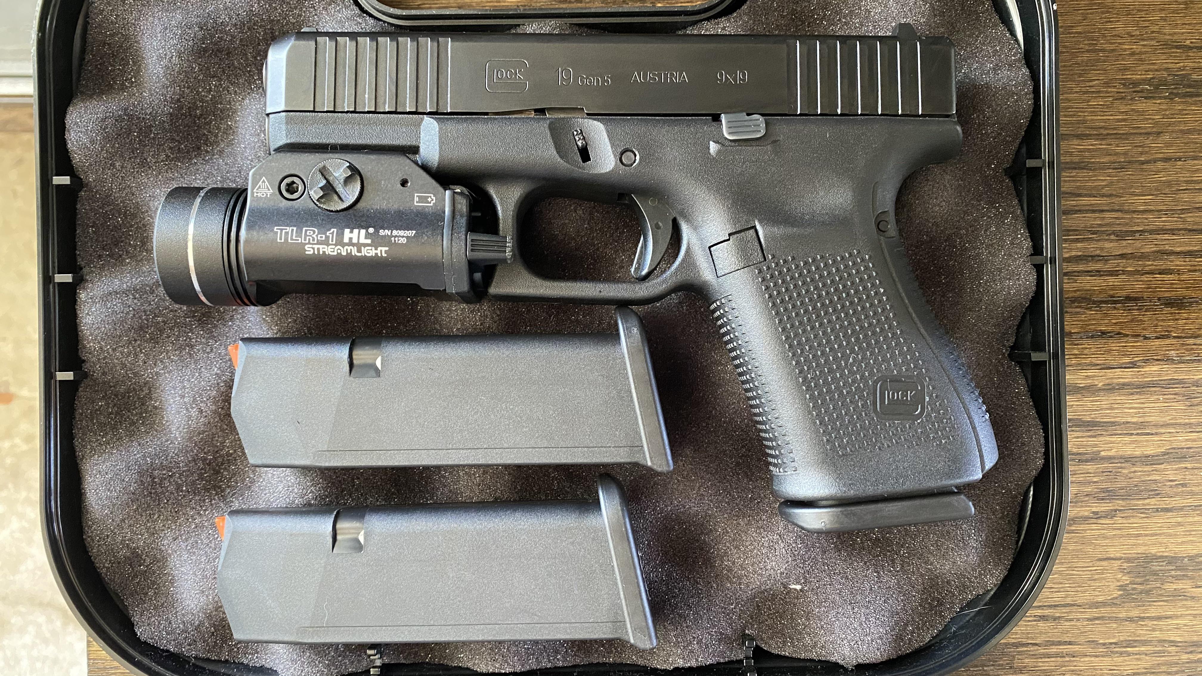 First post, first Glock. | Scrolller