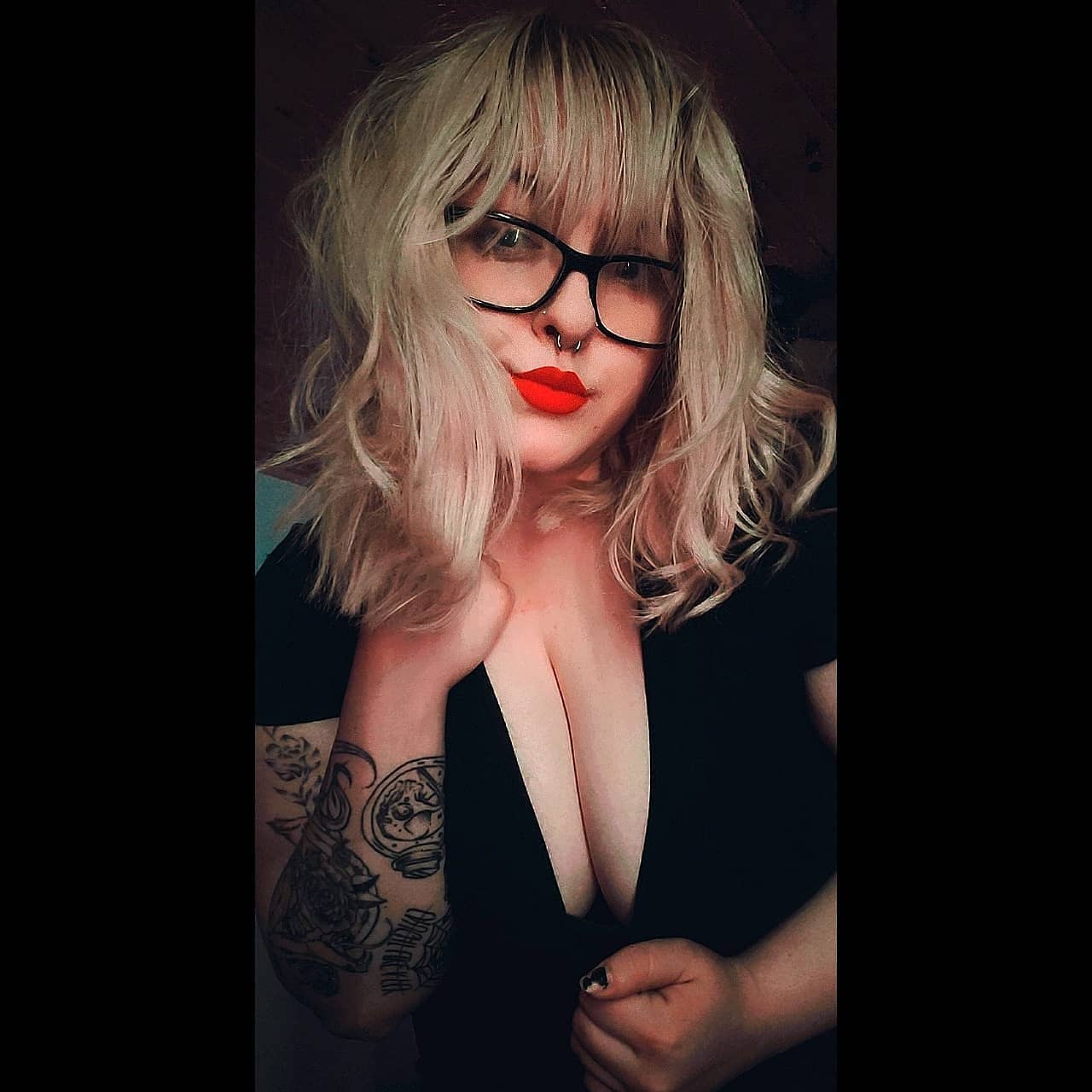 red red red | Scrolller