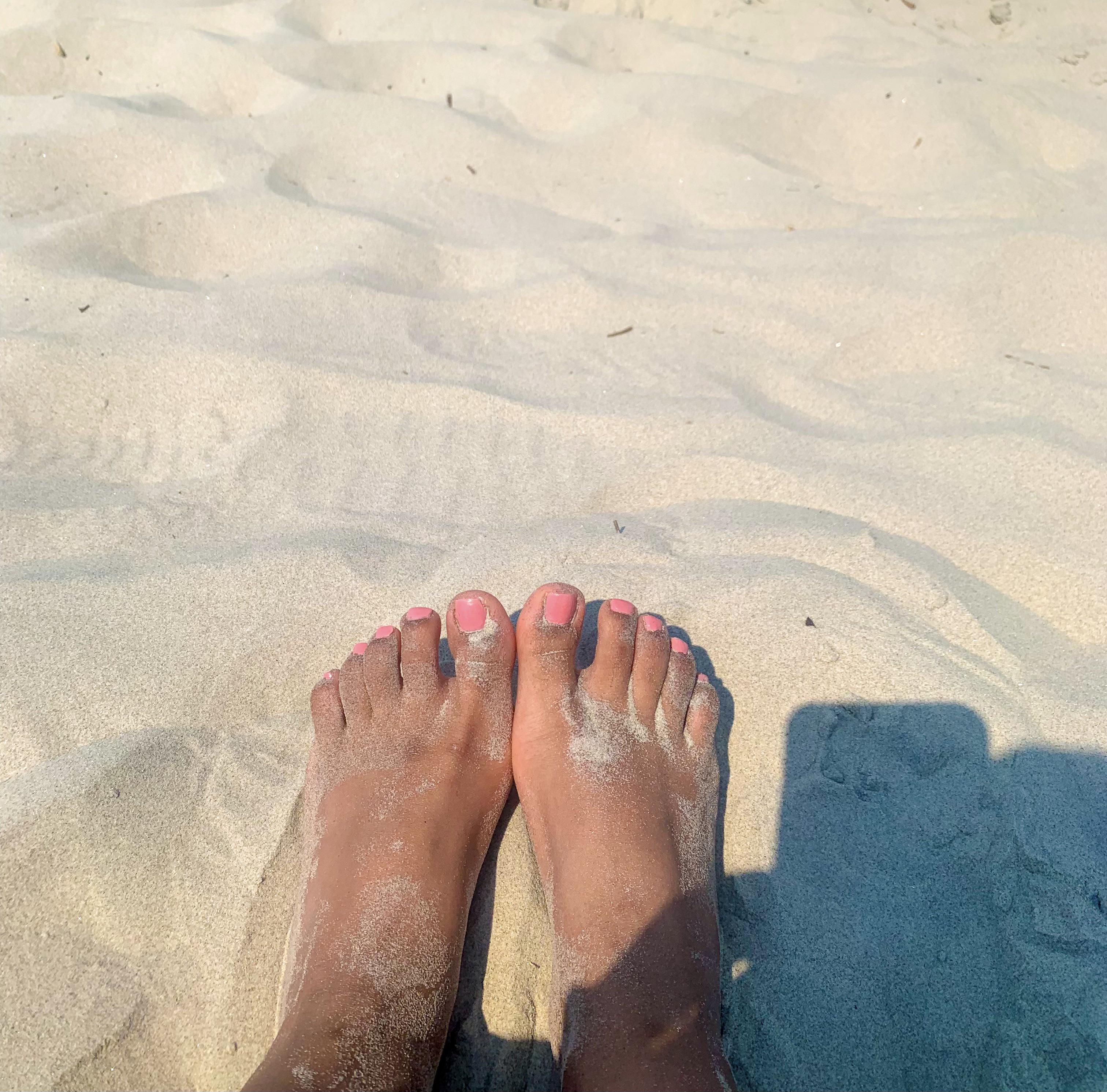Do we like feet pics here? | Scrolller